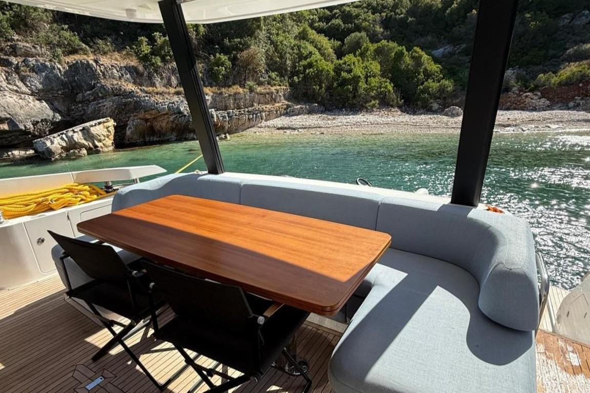 2022 Azimut Fly 68 Flybridge in vendita- YachtWorld