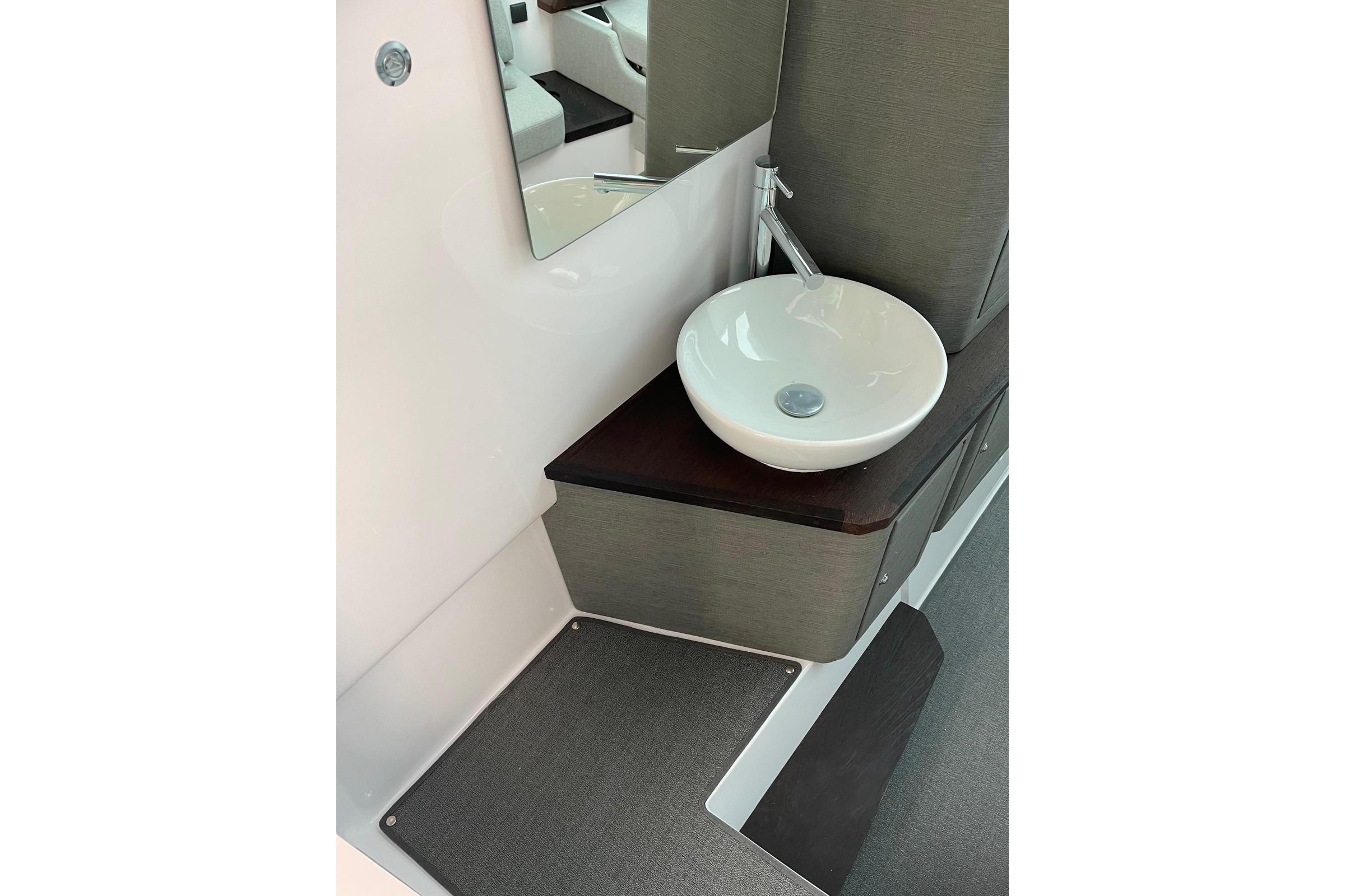 Axopar 37 XC Cross Cabin Occasion en Alpes-Maritimes ( 06 ) - iNautia