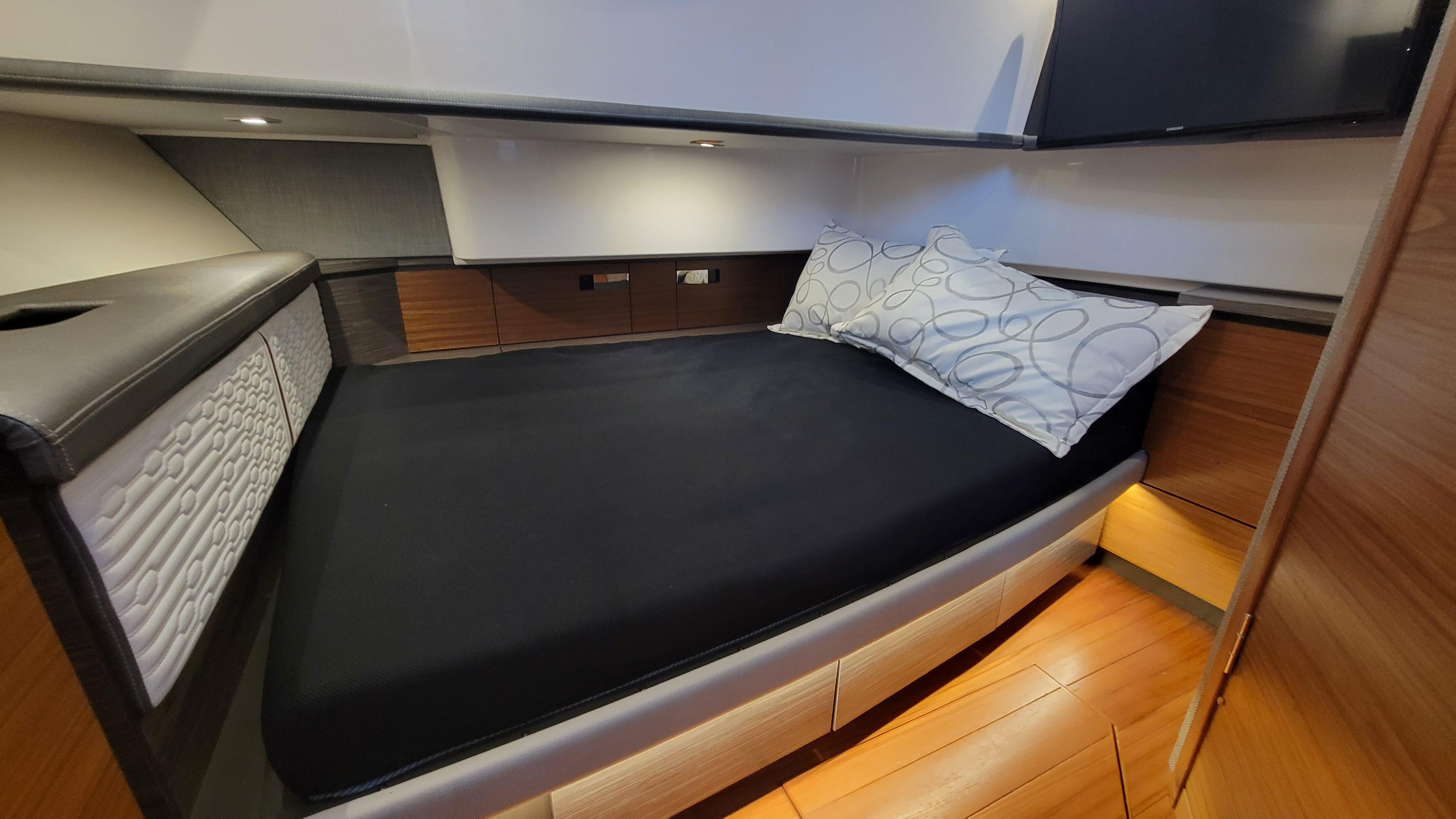 2019 Tiara Sport 38 LS Cuddy Cabin for sale - YachtWorld