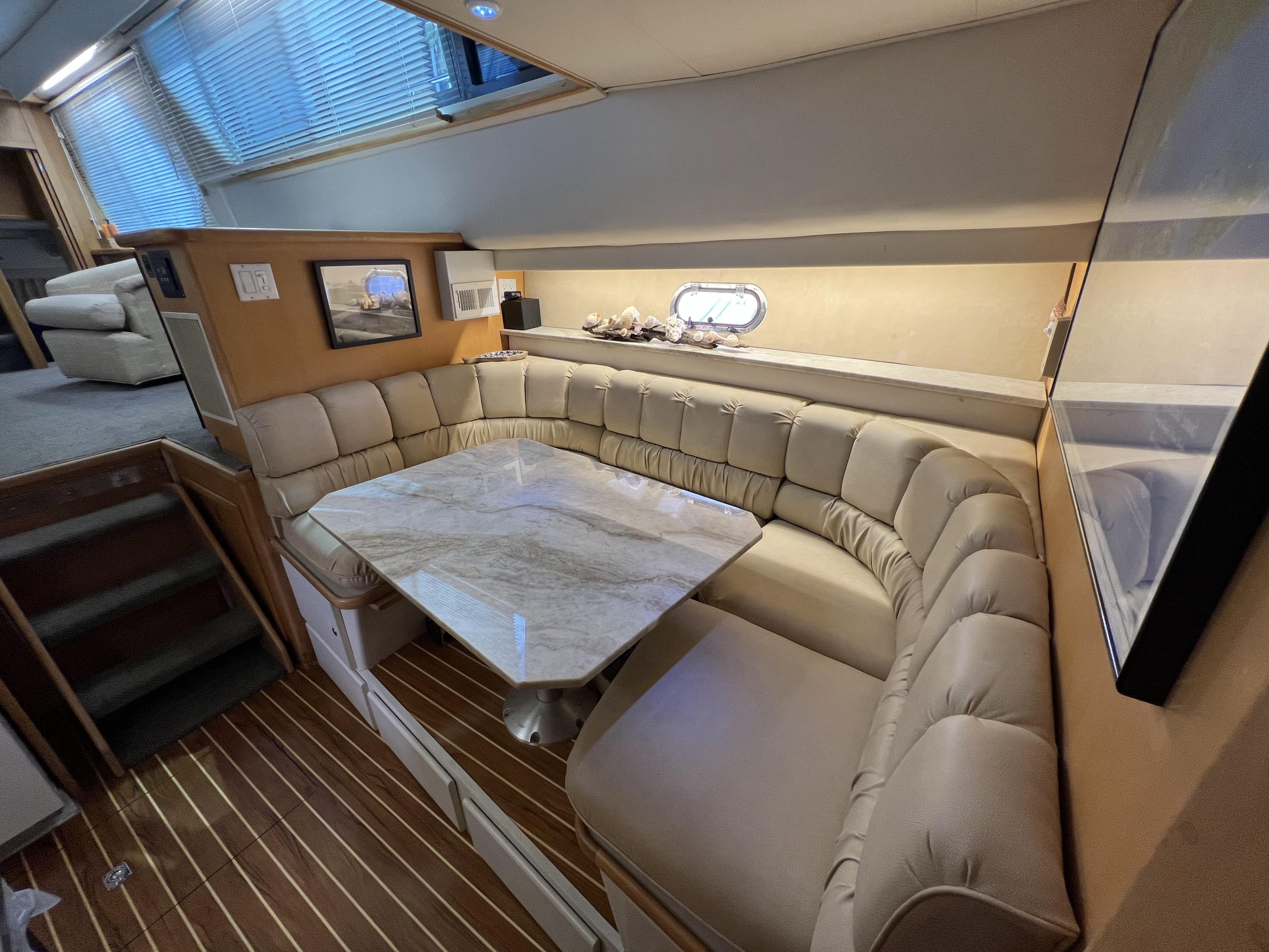 1995 Carver 440 Aft Cabin Motor Yacht Motoryachten Kaufen - YachtWorld