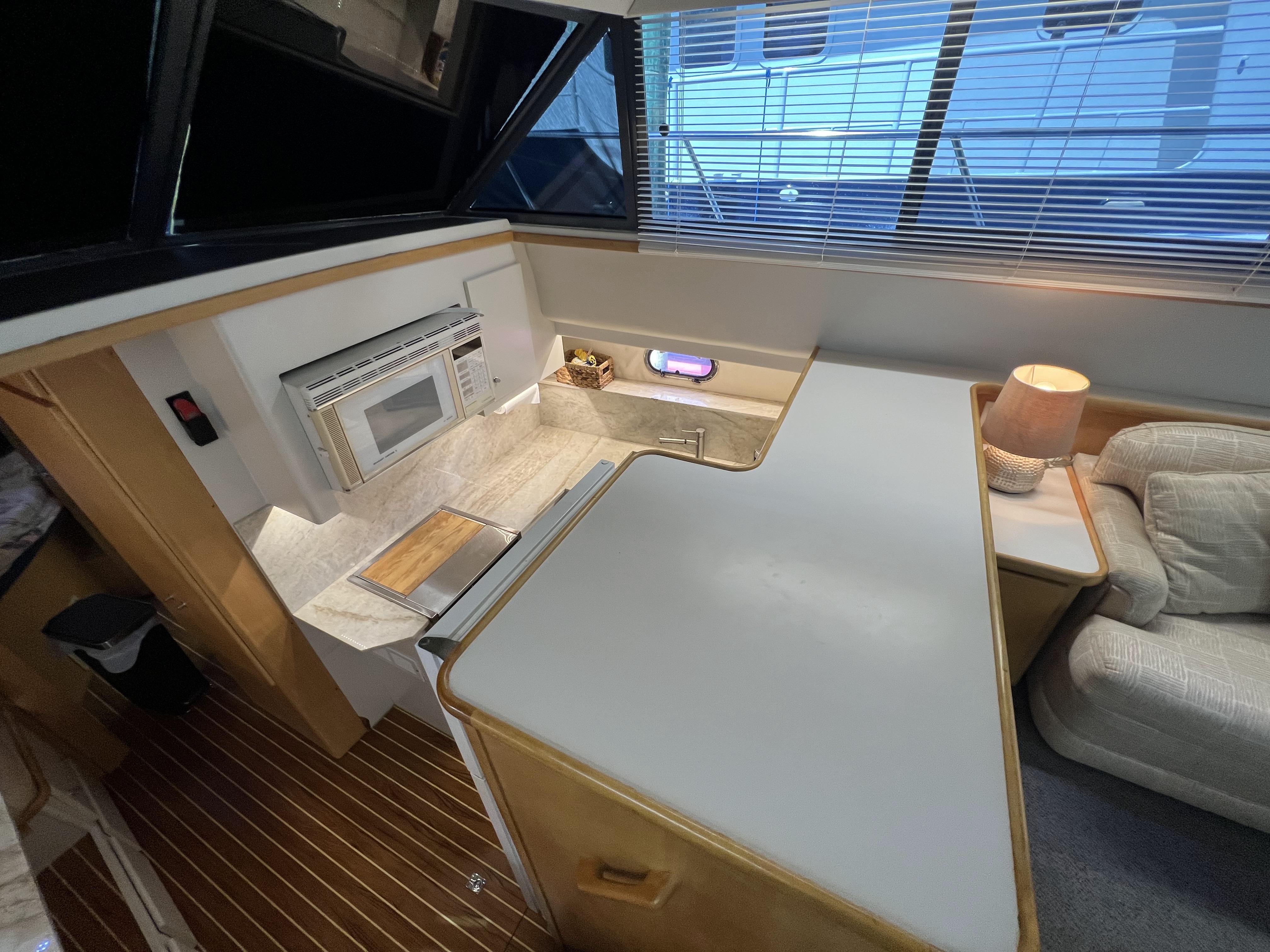 1995 Carver 440 Aft Cabin Motor Yacht Yates a motor en venta - YachtWorld