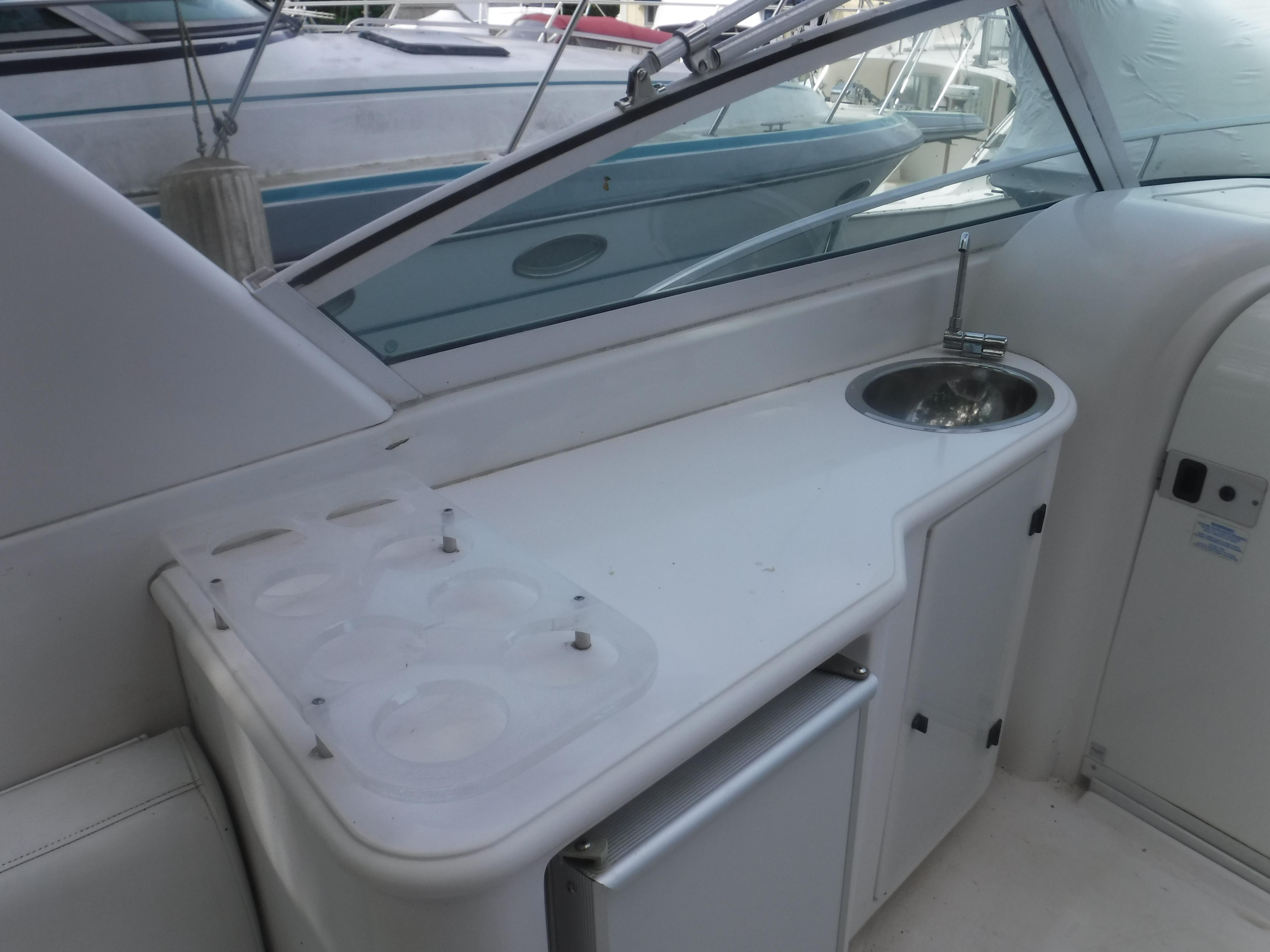 1998 Donzi 3250 Lxc Cruiser for sale - YachtWorld