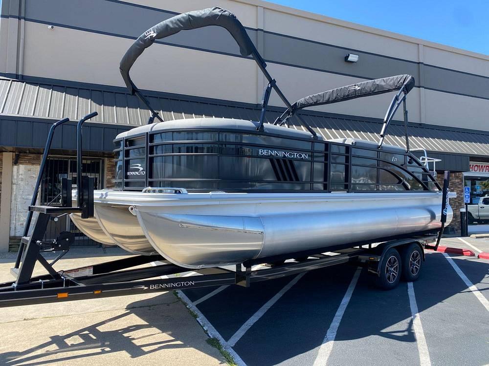Nuevo 2023 Bennington 23 LSB - California | TopBarcos.com