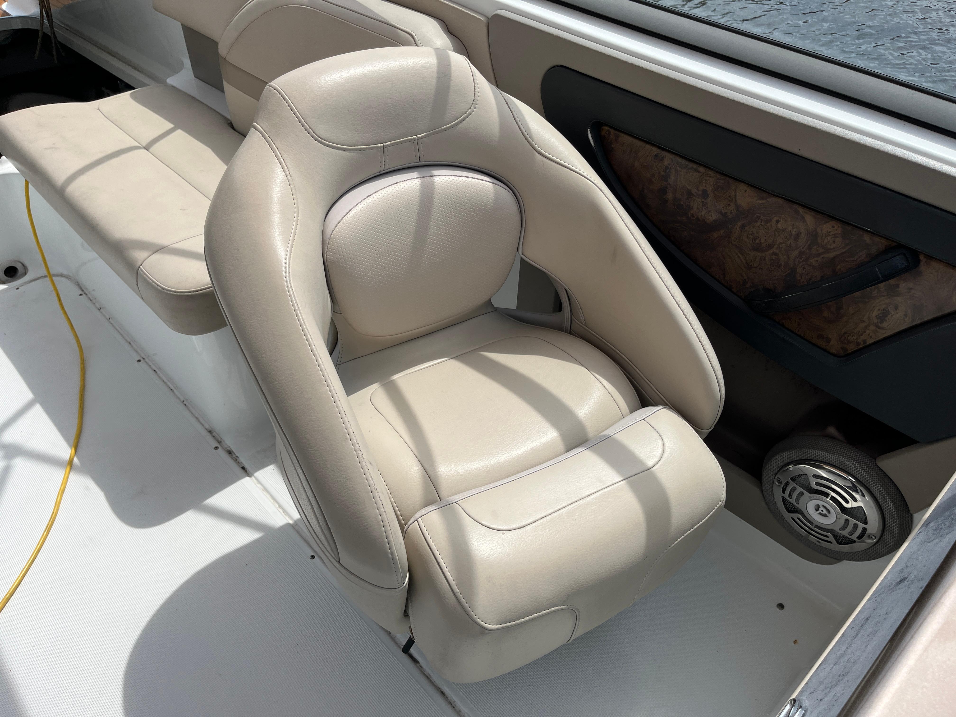 2009 Formula 270 Bowrider Runabout for sale - YachtWorld