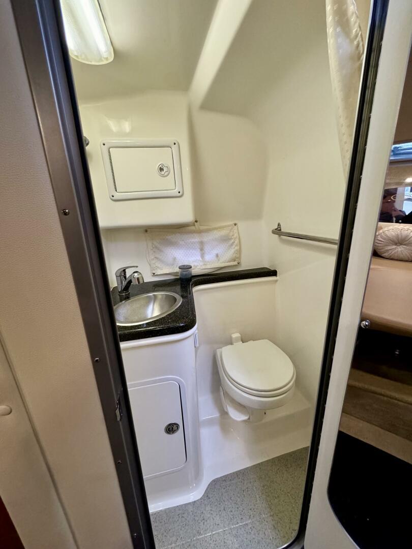 2011 Rinker 280 Express Cruiser Express Cruiser for sale - YachtWorld