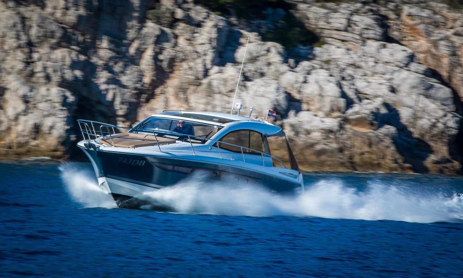 2012 Jeanneau Leader 10 Sports Cruiser for sale - YachtWorld