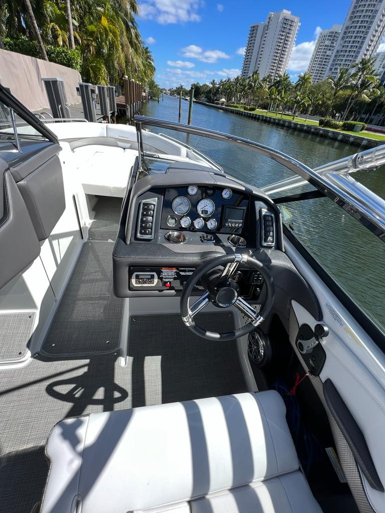 2021 Formula 270 Bowrider Bowrider for sale - YachtWorld