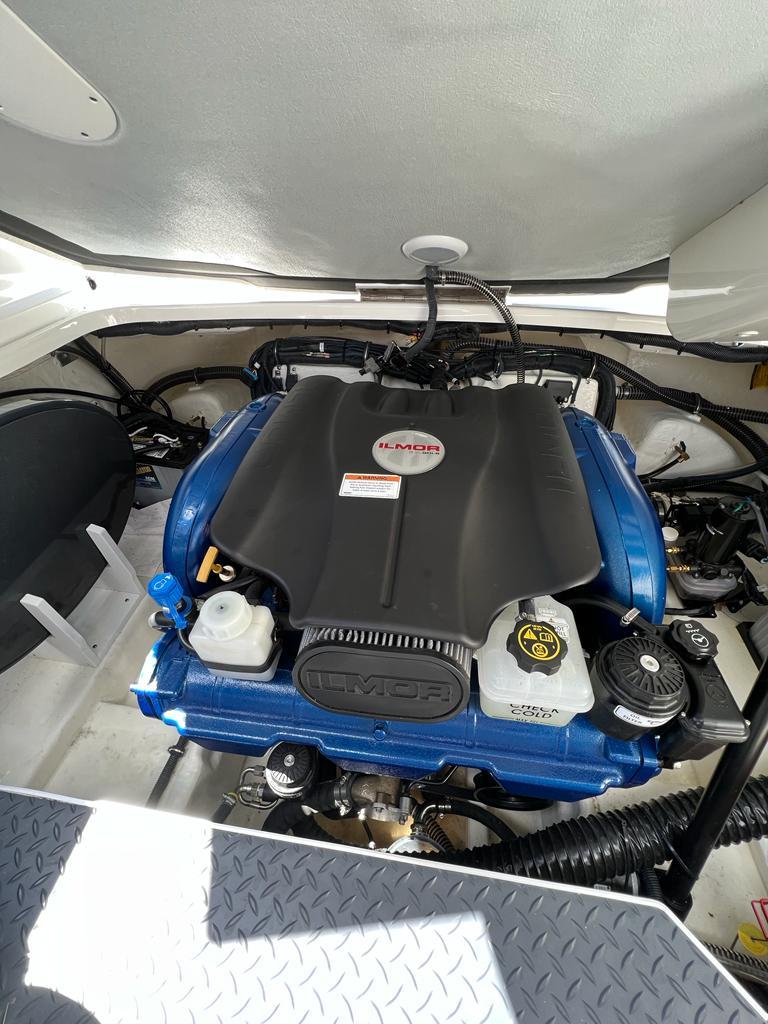 2021 Formula 270 Bowrider Bowrider for sale - YachtWorld