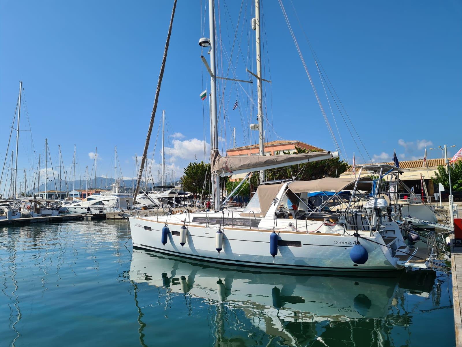 Beneteau Oceanis 41 | 2013 | 12m | Boatshop24