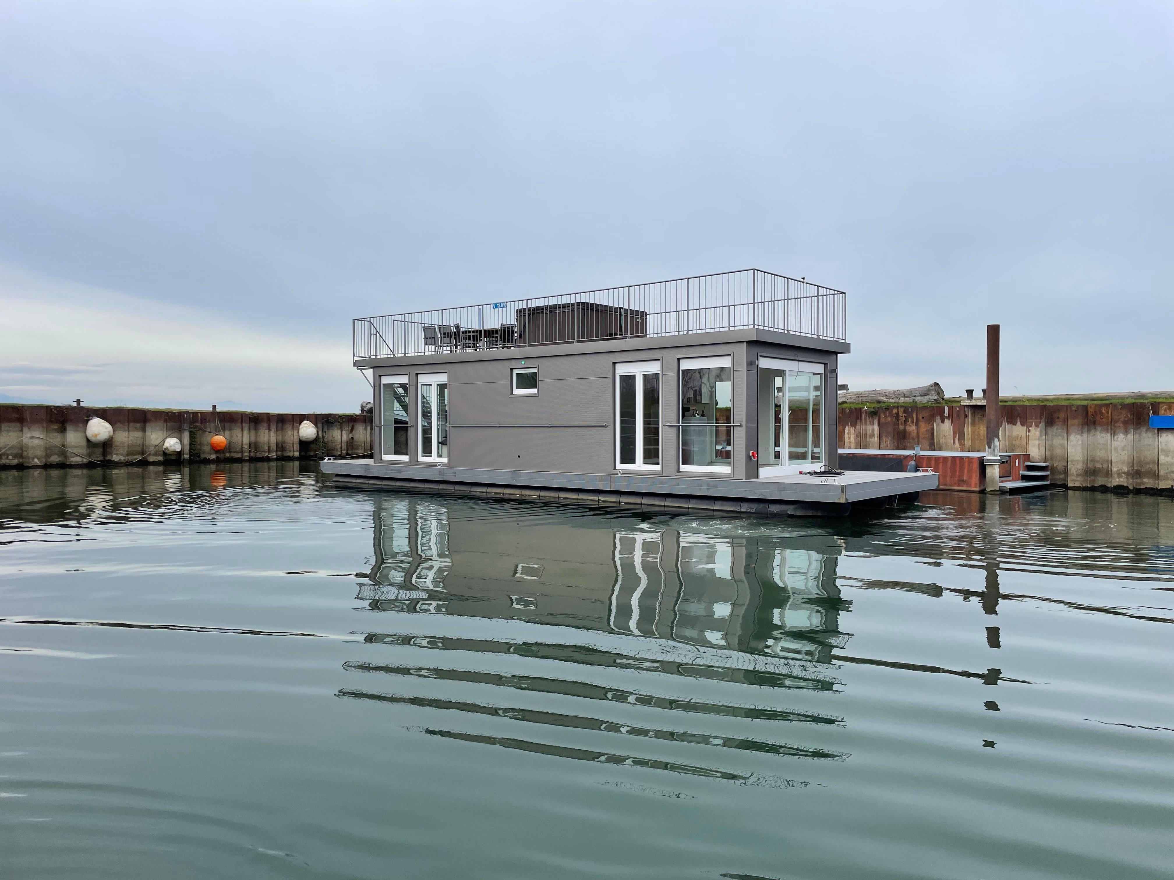 Houseboat Hausboot | 15m | 2023 | Boats and Outboards