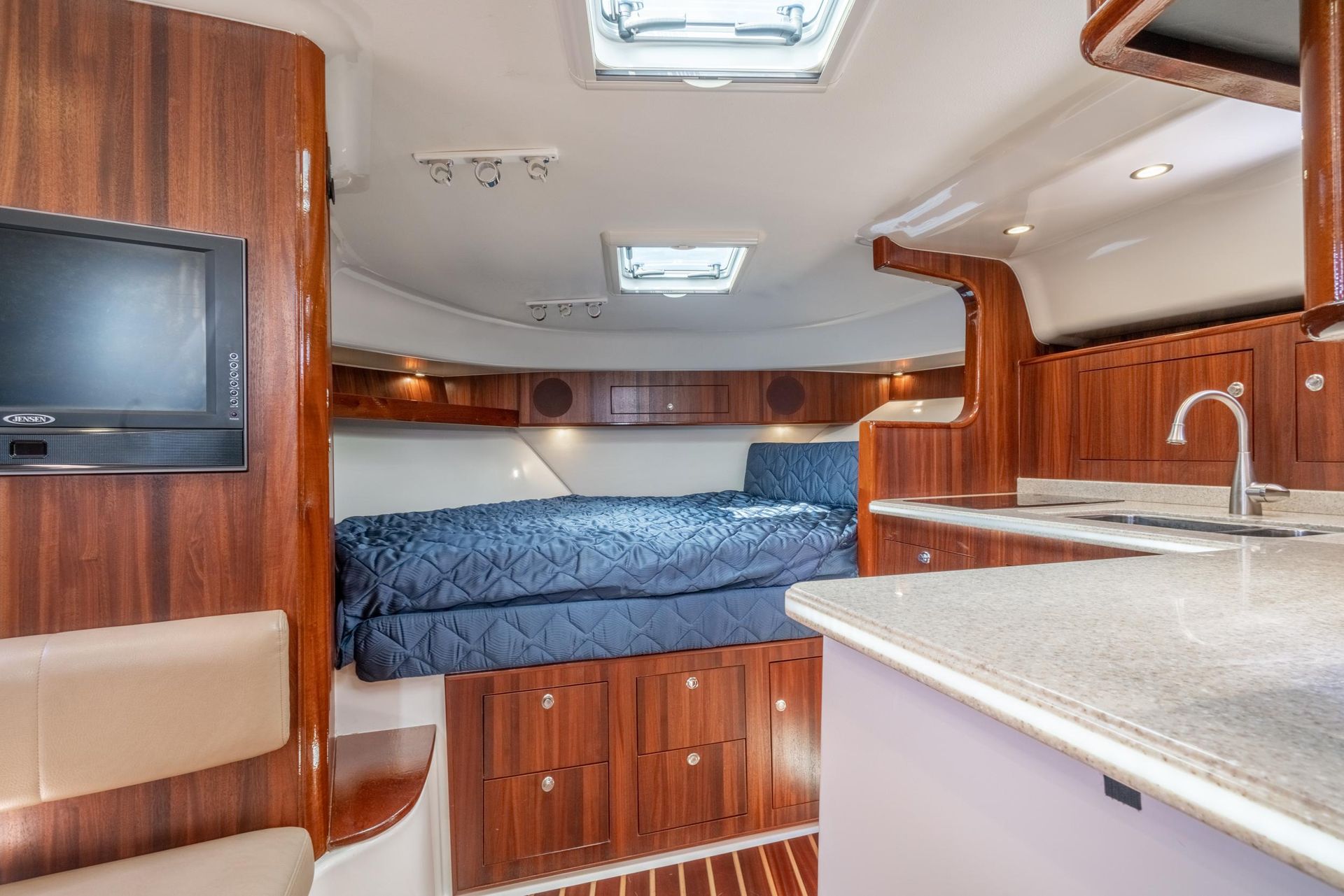 2010 Pursuit OS 375 Offshore - Weber Yachts