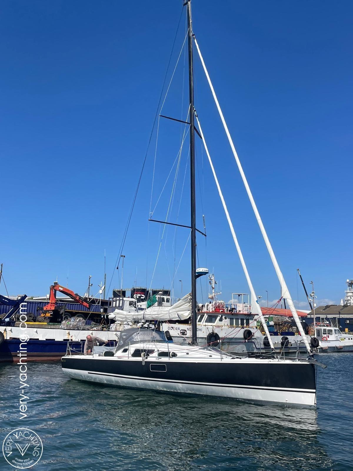 Occasion 2012 Custom Pogo Structures 10.50 | TopBoats