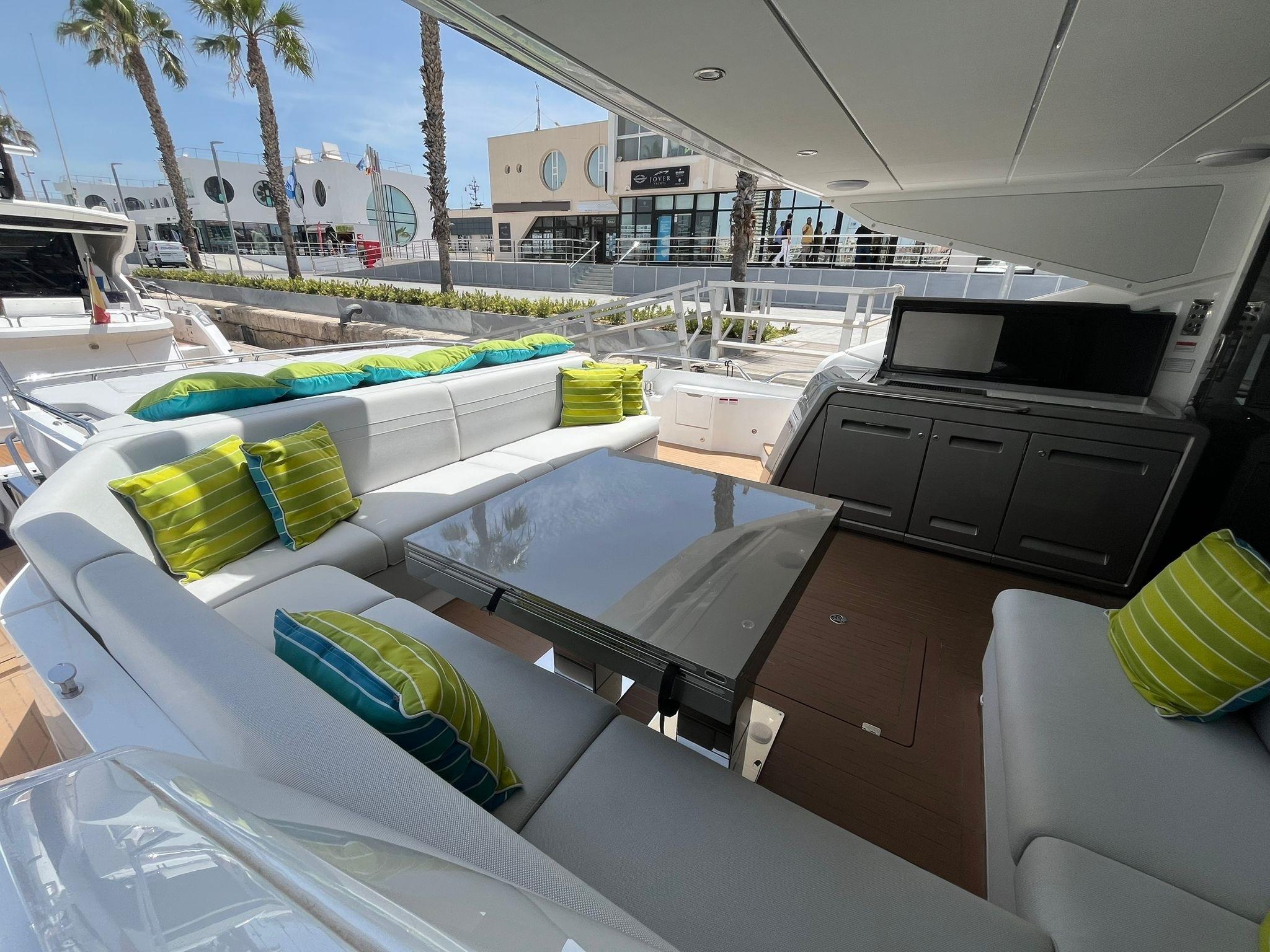 2023 Sunseeker Predator 75 Cruiser for sale - YachtWorld