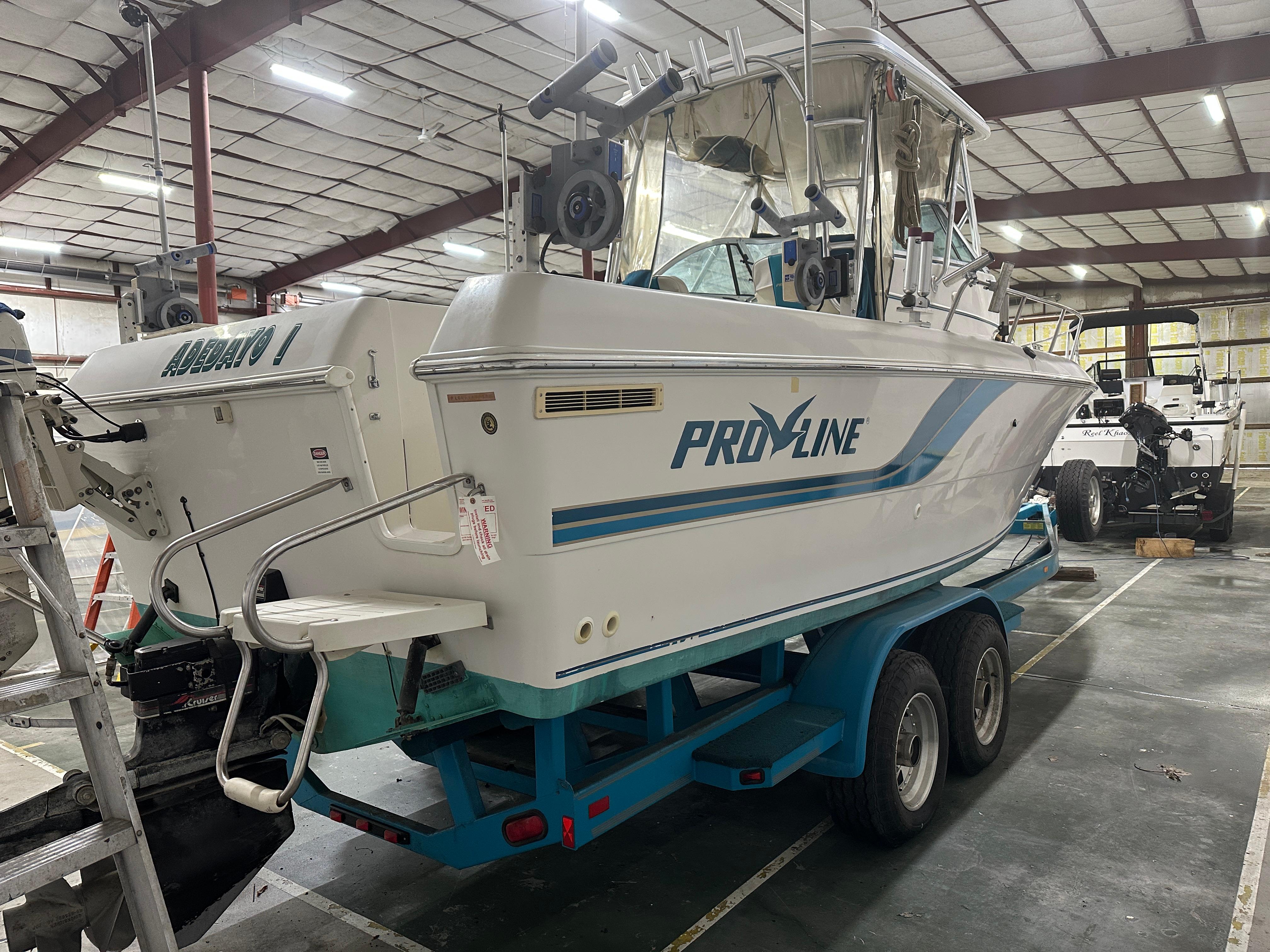 1996 Pro-Line 251 Walkaround I/O Walkaround for sale - YachtWorld