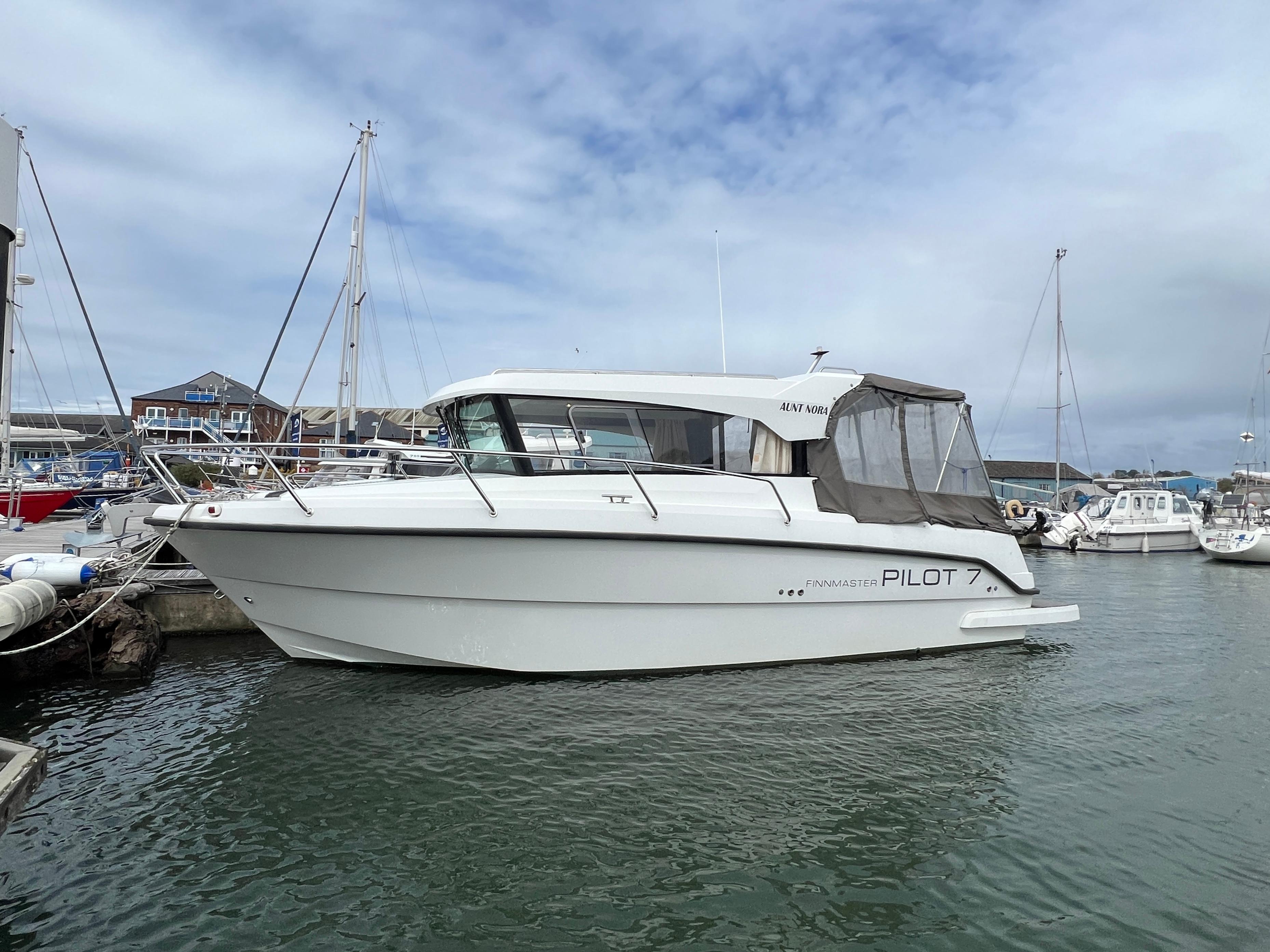 Finnmaster Pilot 7 Usado en Hampshire - Cosas de Barcos
