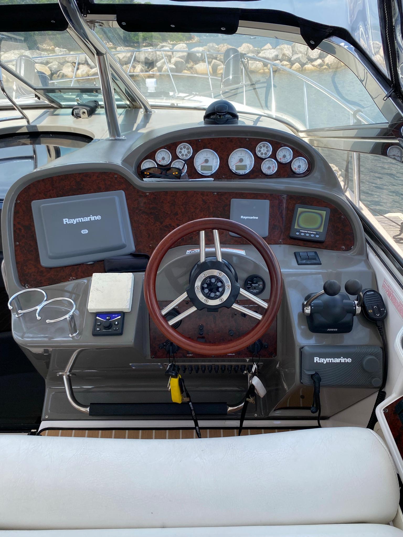 2008 Regal Commordore 4060 Express Cruiser for sale - YachtWorld