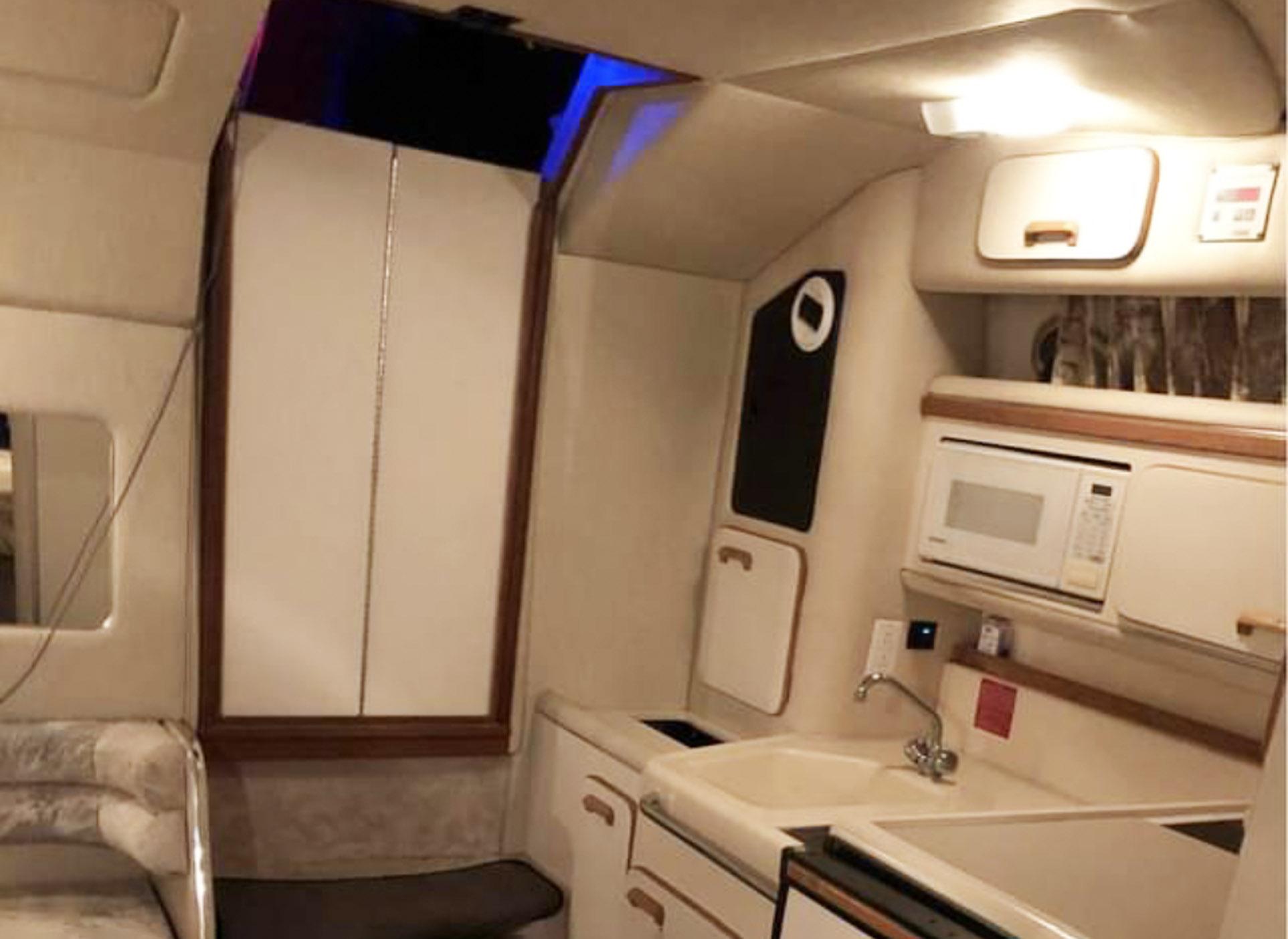 1994 Sea Ray 330 Express Cruiser Cruiser for sale - YachtWorld