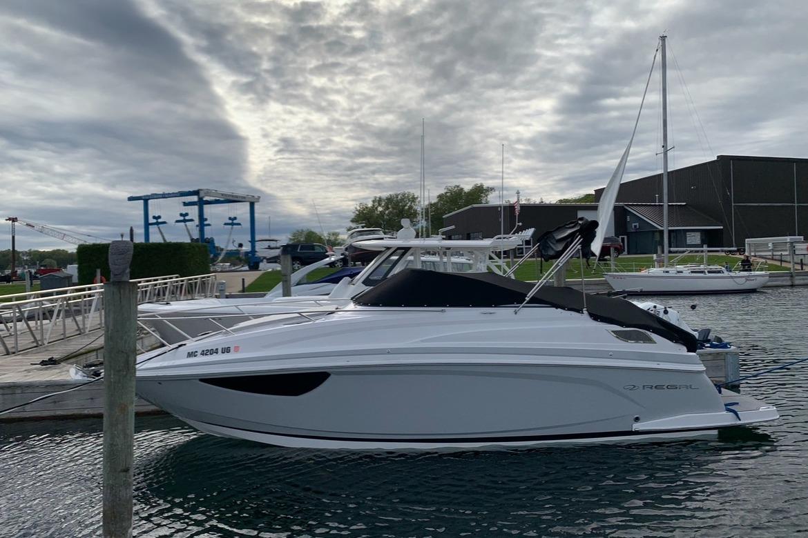 2019 Regal 28 Express Express Cruiser for sale - YachtWorld