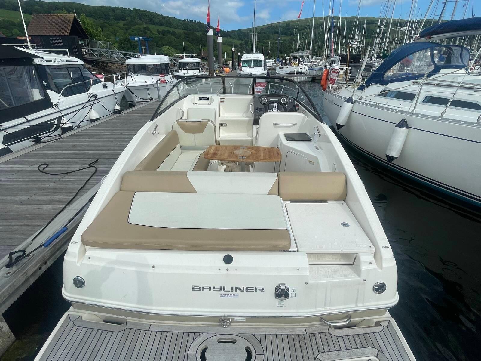 2018 Bayliner 742 Cuddy Cuddy Cabin Kaufen - YachtWorld