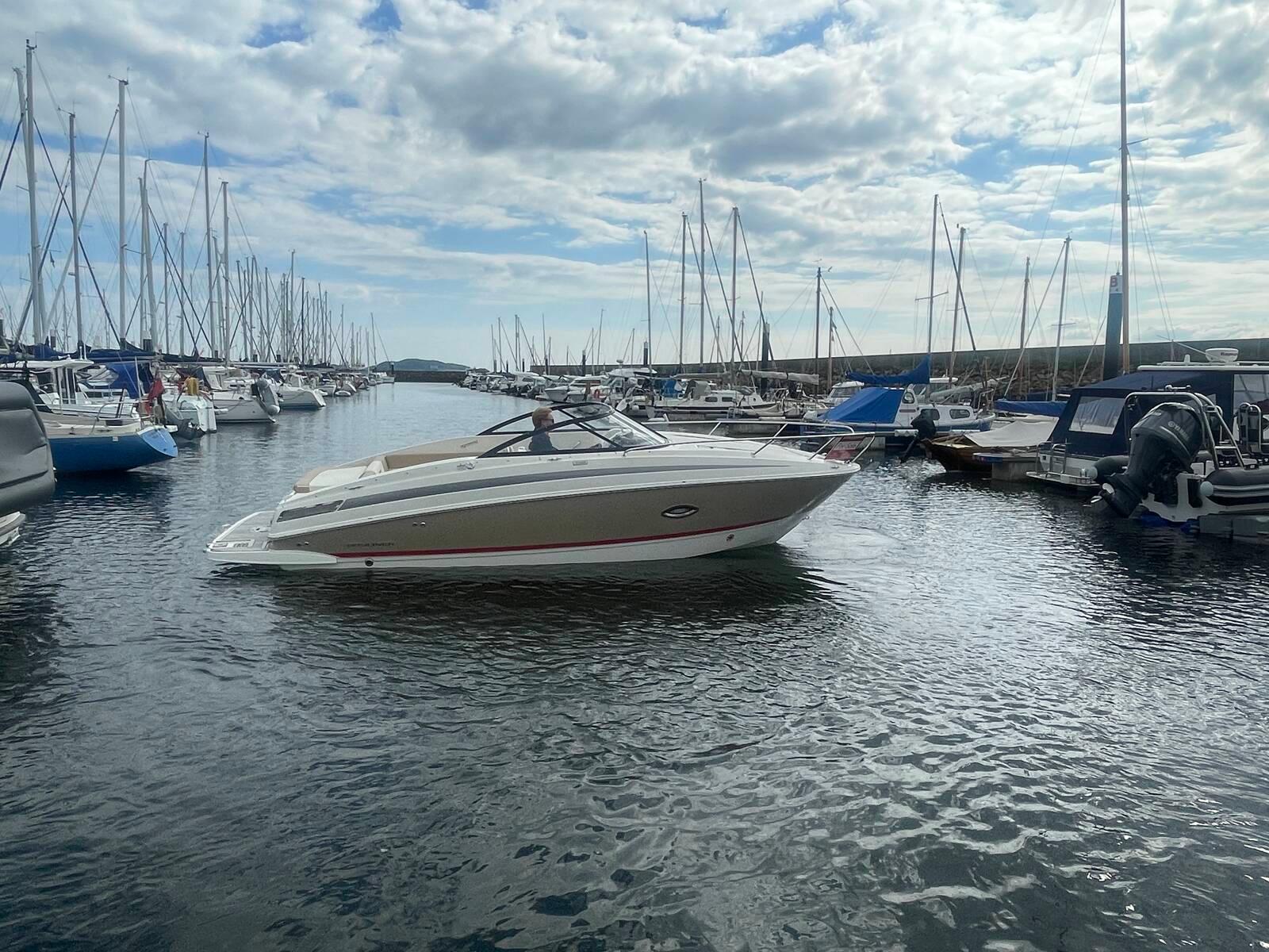 2018 Bayliner 742 Cuddy Cuddy Cabin Kaufen - YachtWorld