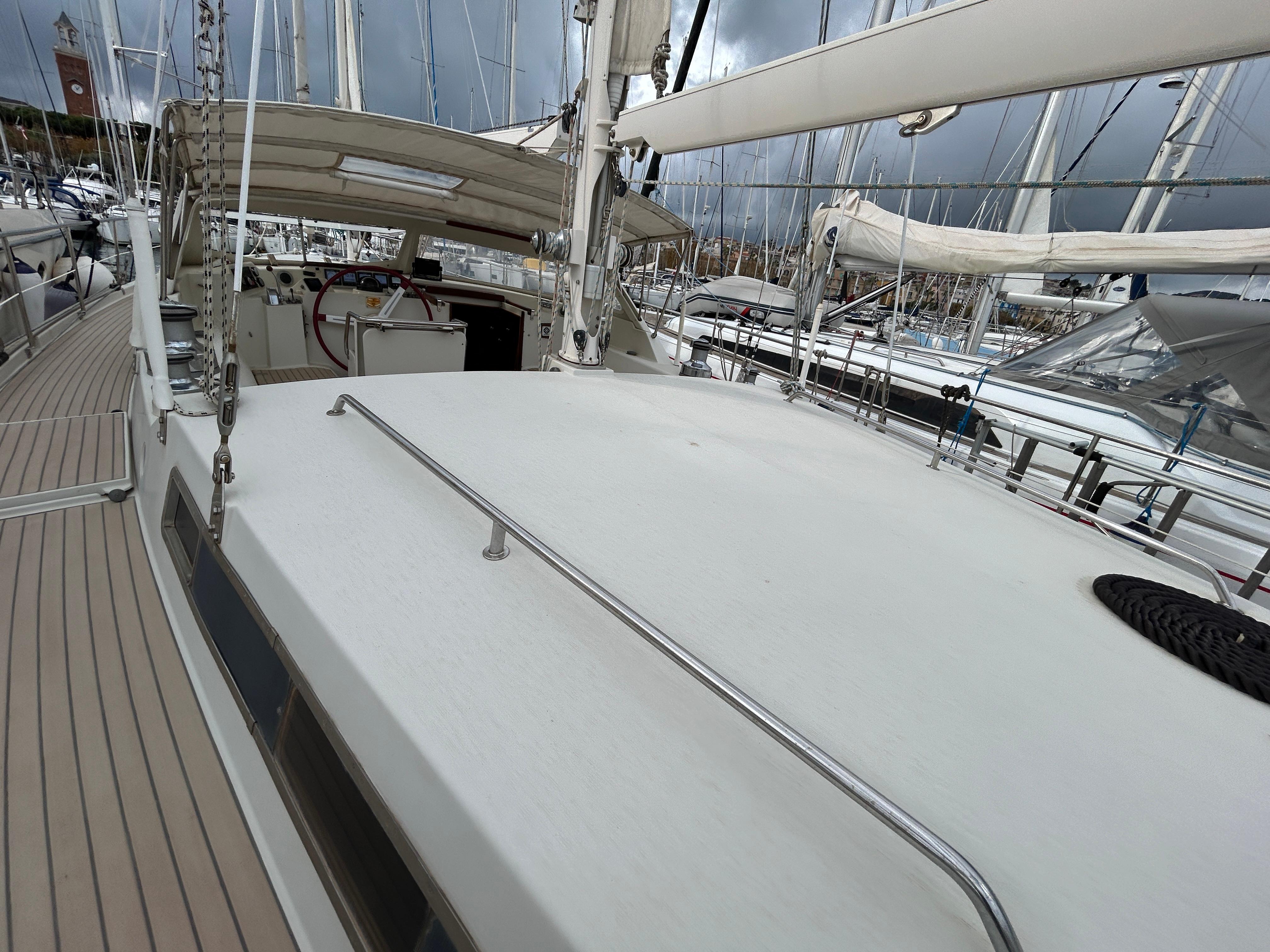 2005 Amel super maramu 2000 red line Ketch te koop- YachtWorld