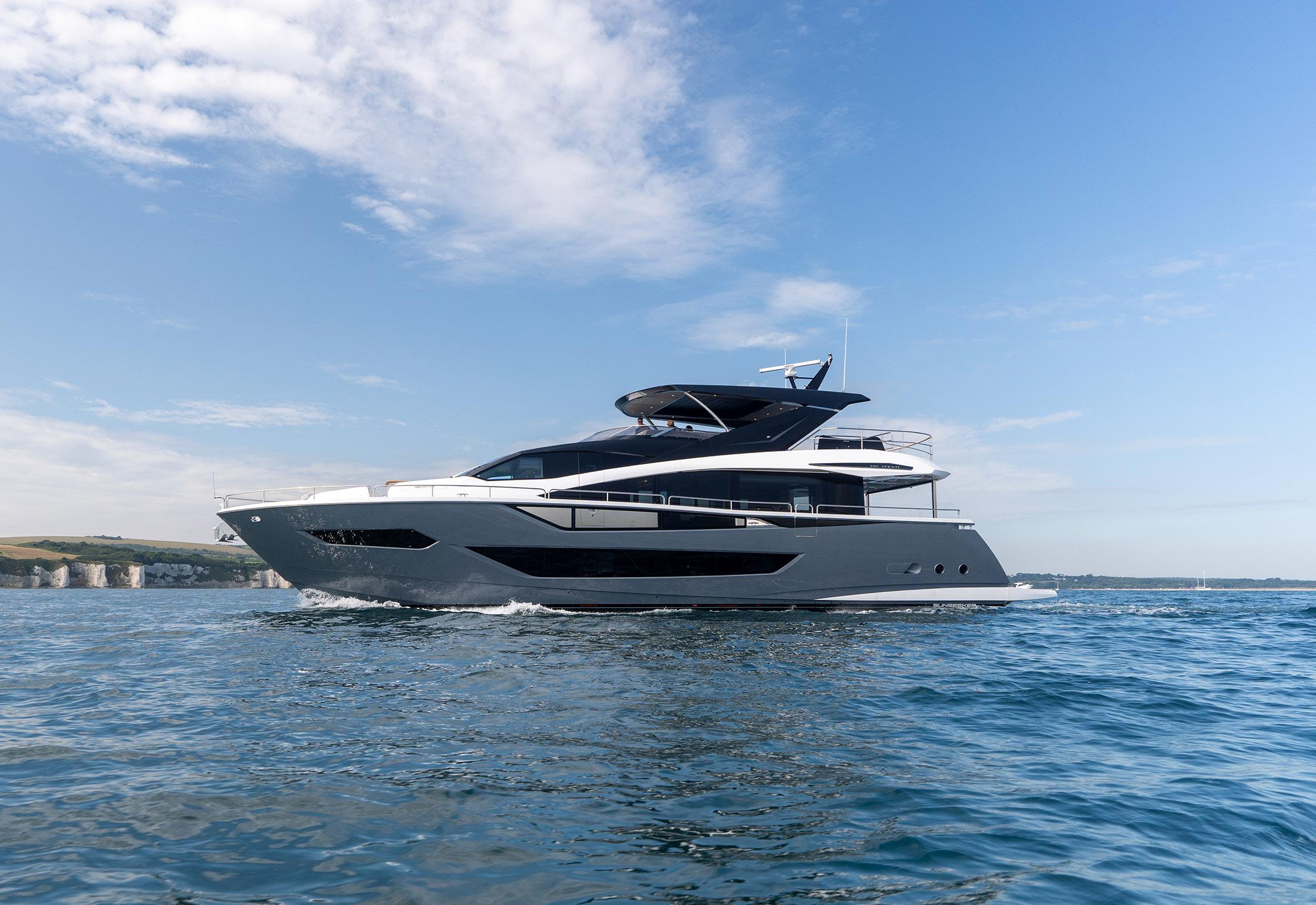 New Sunseeker 88 Yacht in Dorset - iNautia