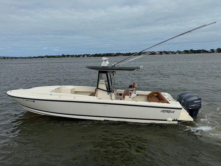 2004 Intrepid 32 CUDDY Center Console for sale - YachtWorld