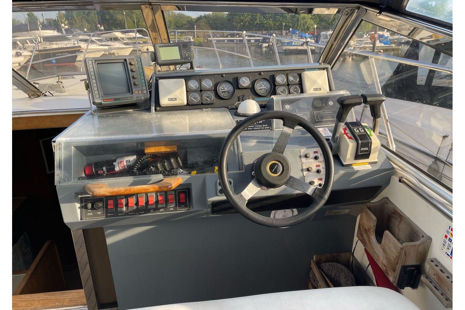 1991 Princess 36 Riviera Flybridge for sale - YachtWorld