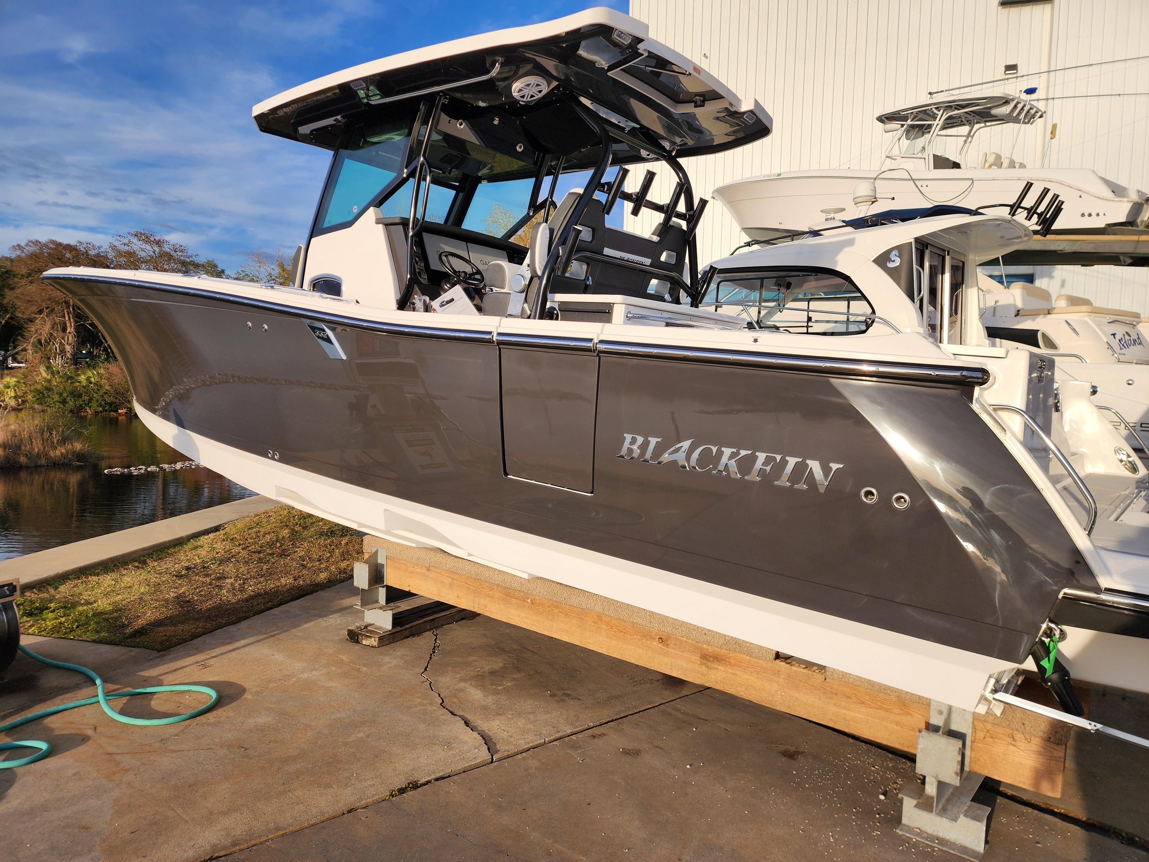 2024 Blackfin 332 CC Center Console for sale - YachtWorld