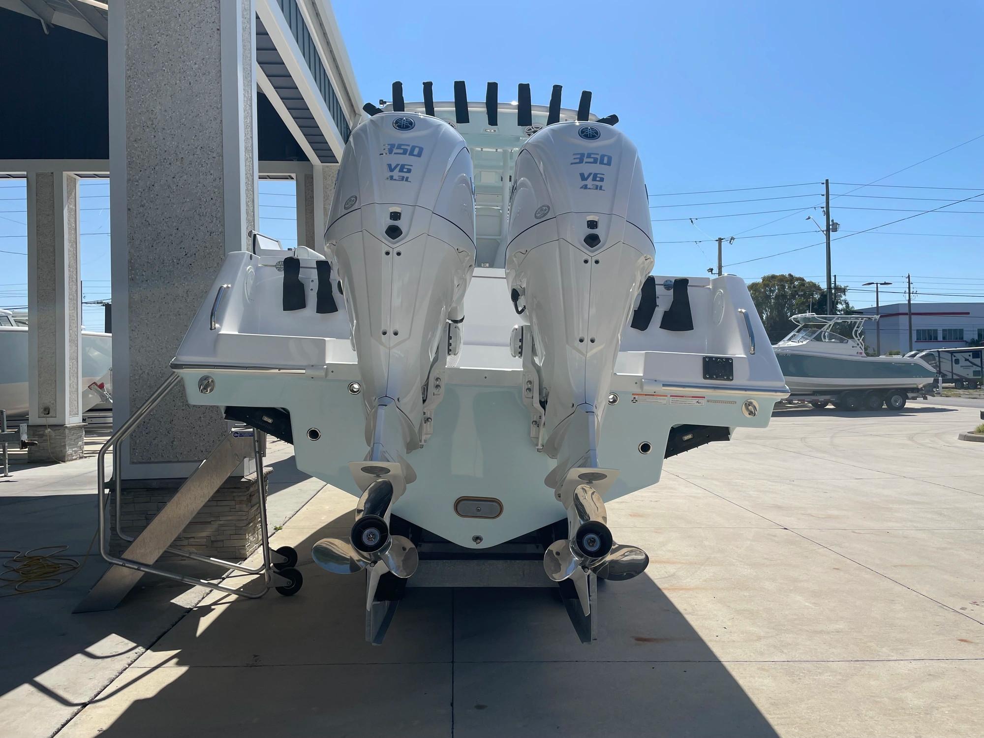 2024 Everglades 335 CC Center Console for sale - YachtWorld