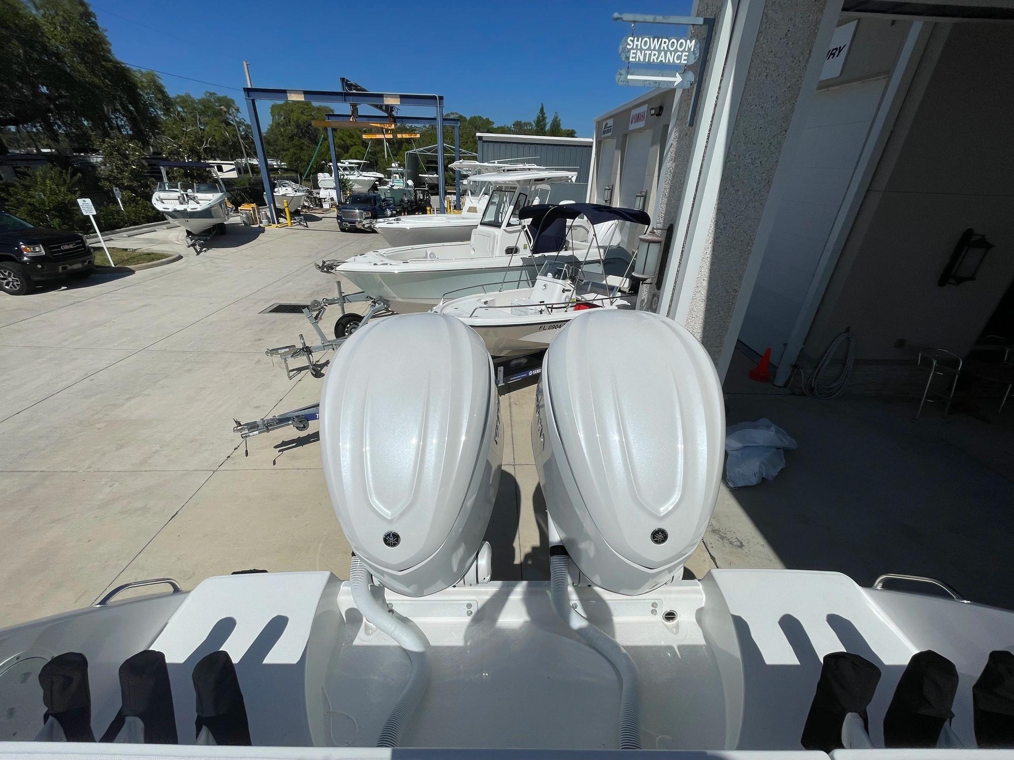 2024 Everglades 335 CC Center Console for sale - YachtWorld
