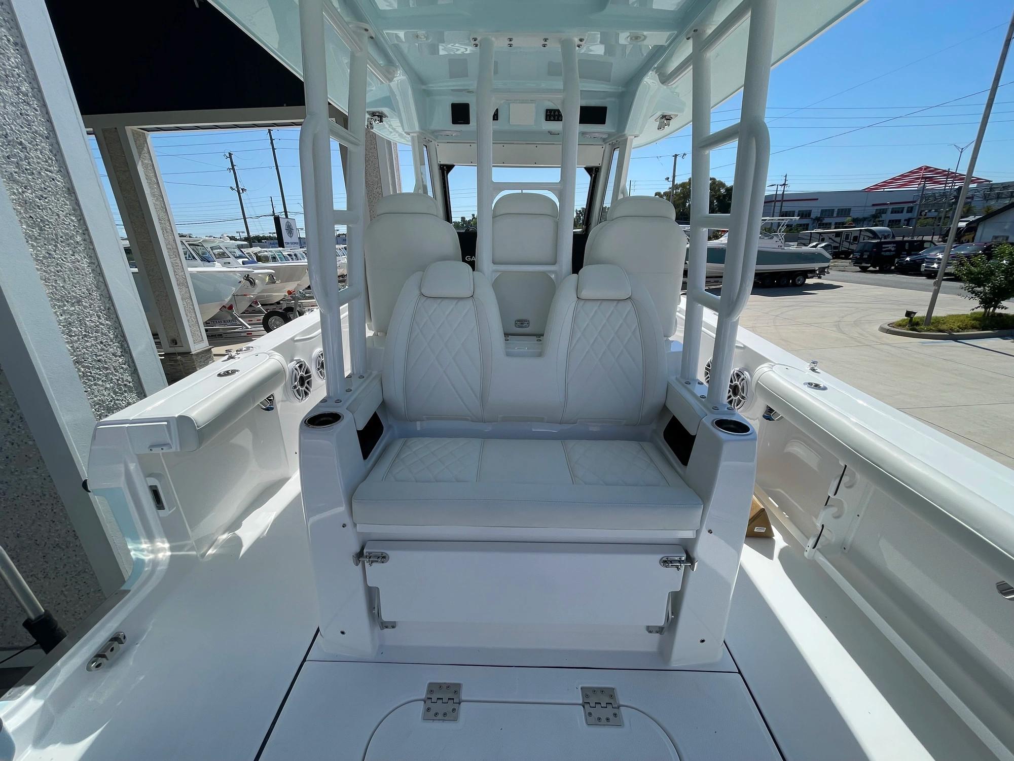 2024 Everglades 335 CC Center Console for sale - YachtWorld