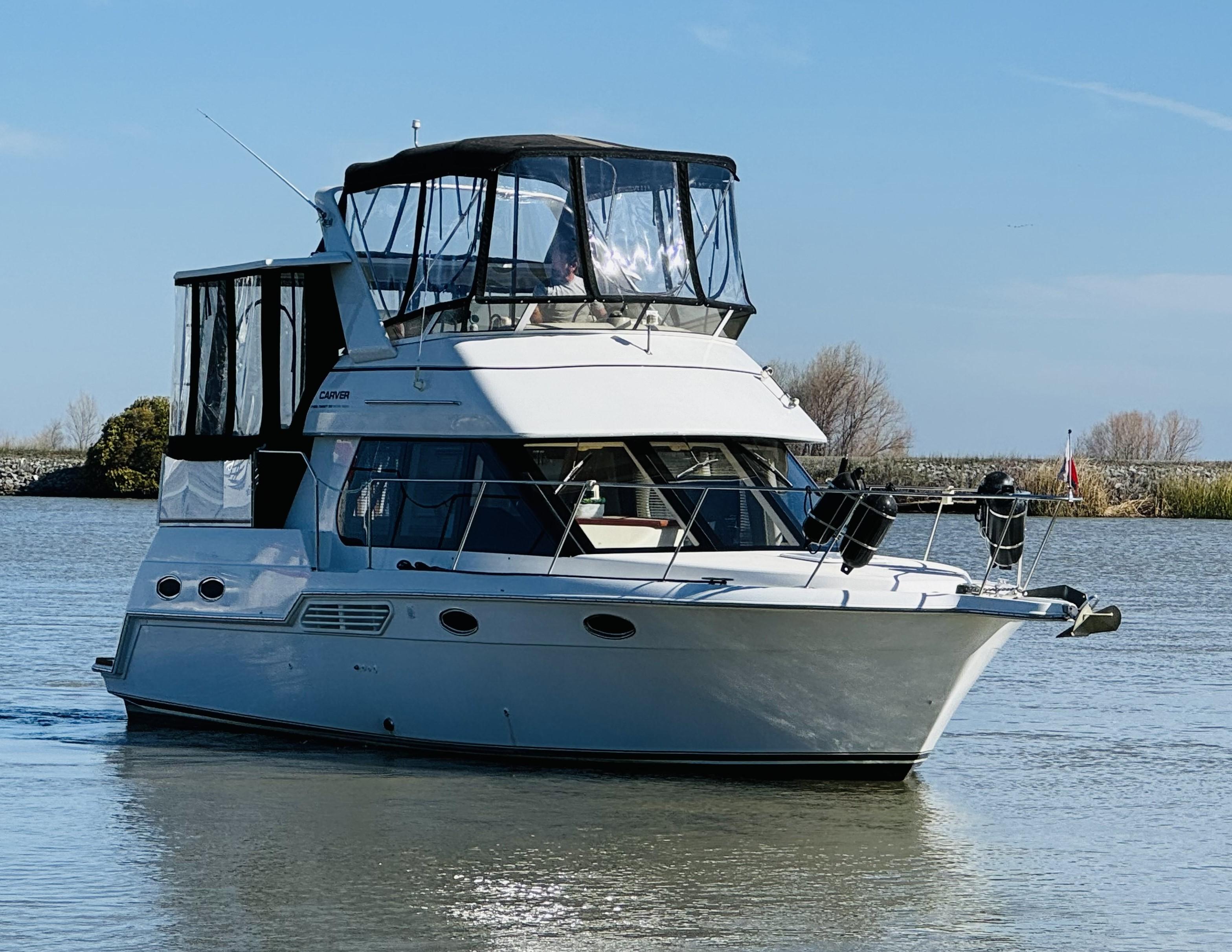 1999 Carver 326 Aft Cabin Motor Yacht Aft Cabin for sale - YachtWorld