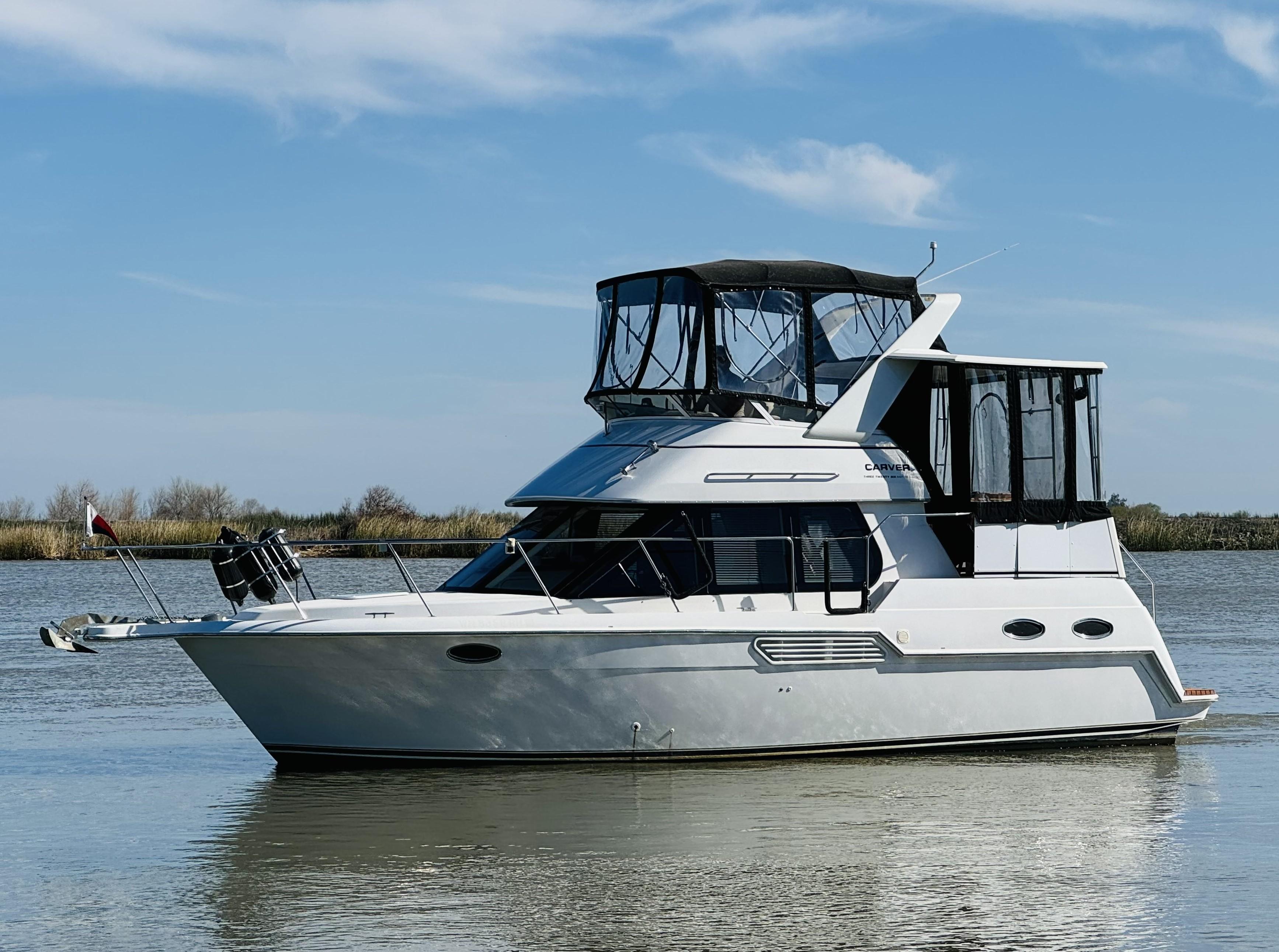 1999 Carver 326 Aft Cabin Motor Yacht Aft Cabin for sale - YachtWorld