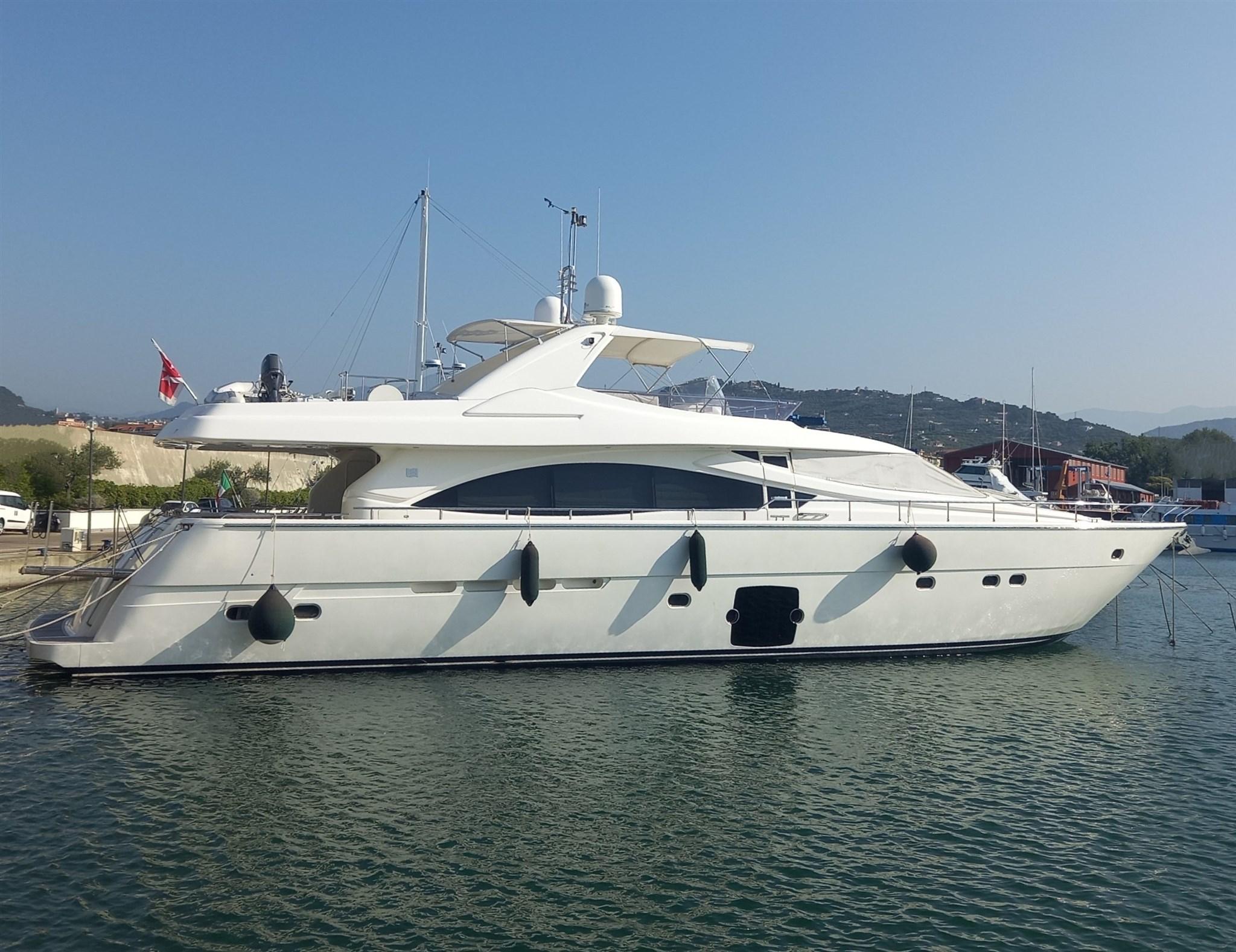 Occasion 2006 Ferretti Yachts Ferretti 830 | YachtFocus