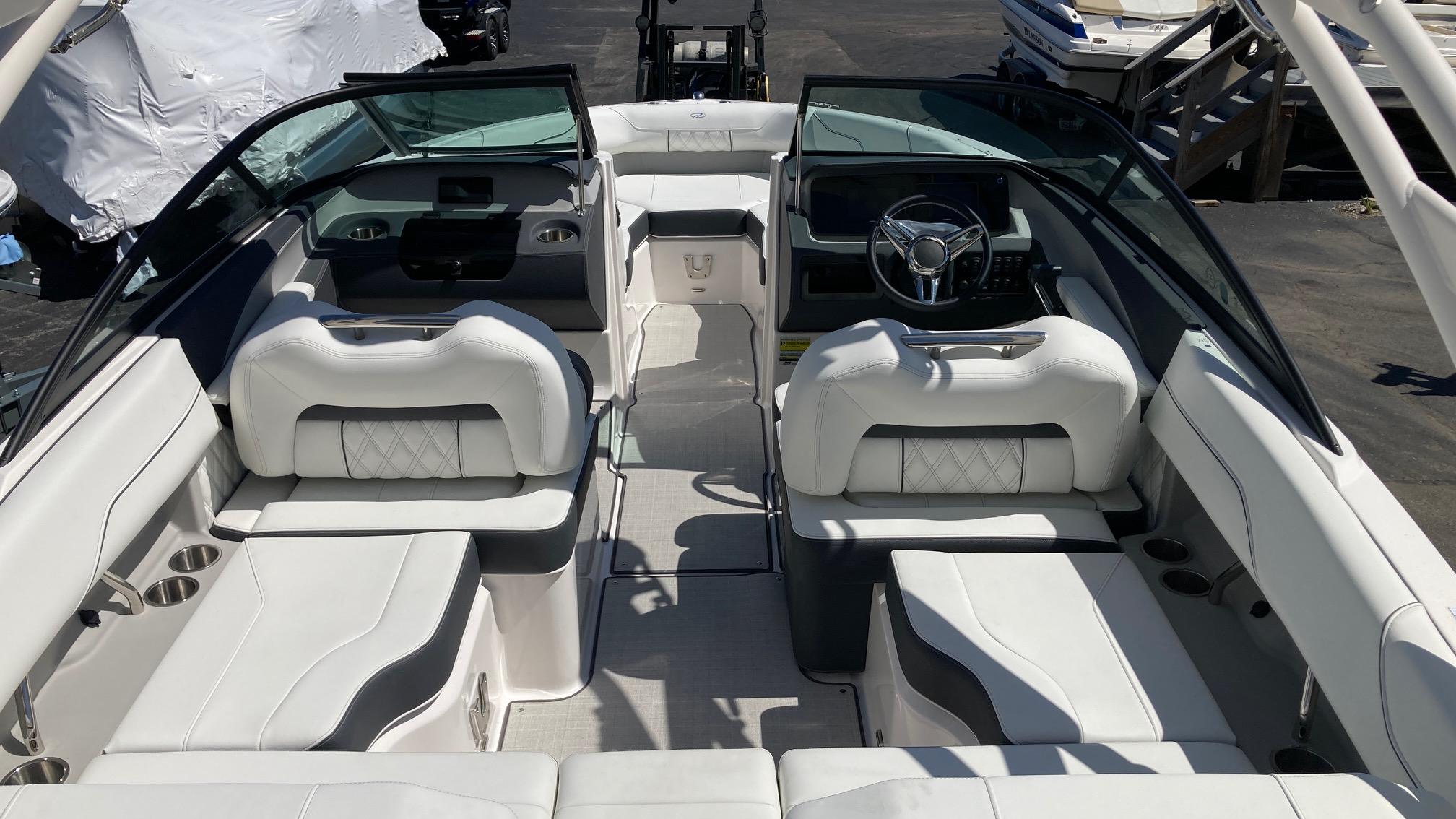 2024 Regal LS2 Bowrider for sale - YachtWorld