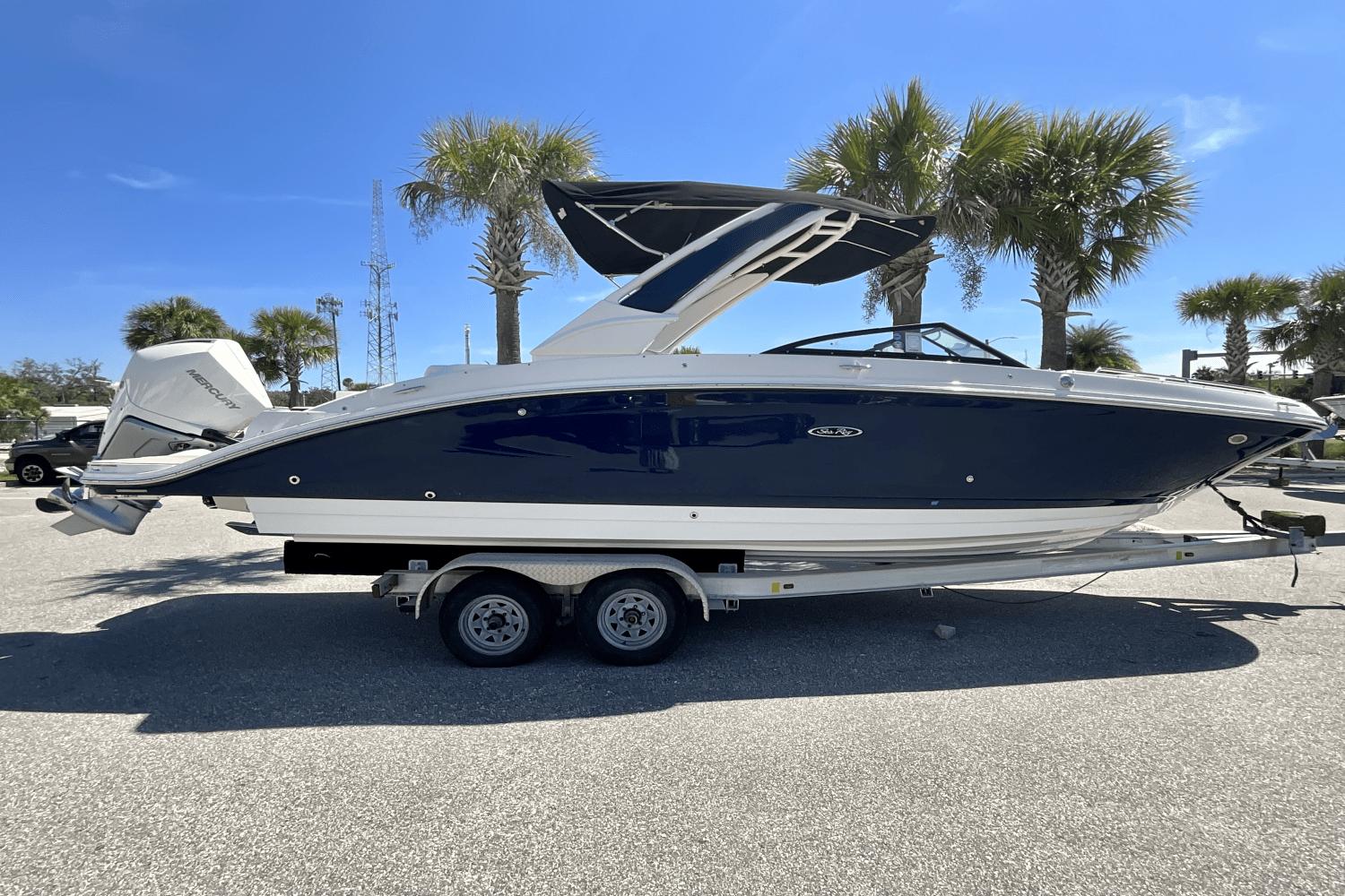 2024 Sea Ray SDX 270 Outboard Runabout for sale - YachtWorld