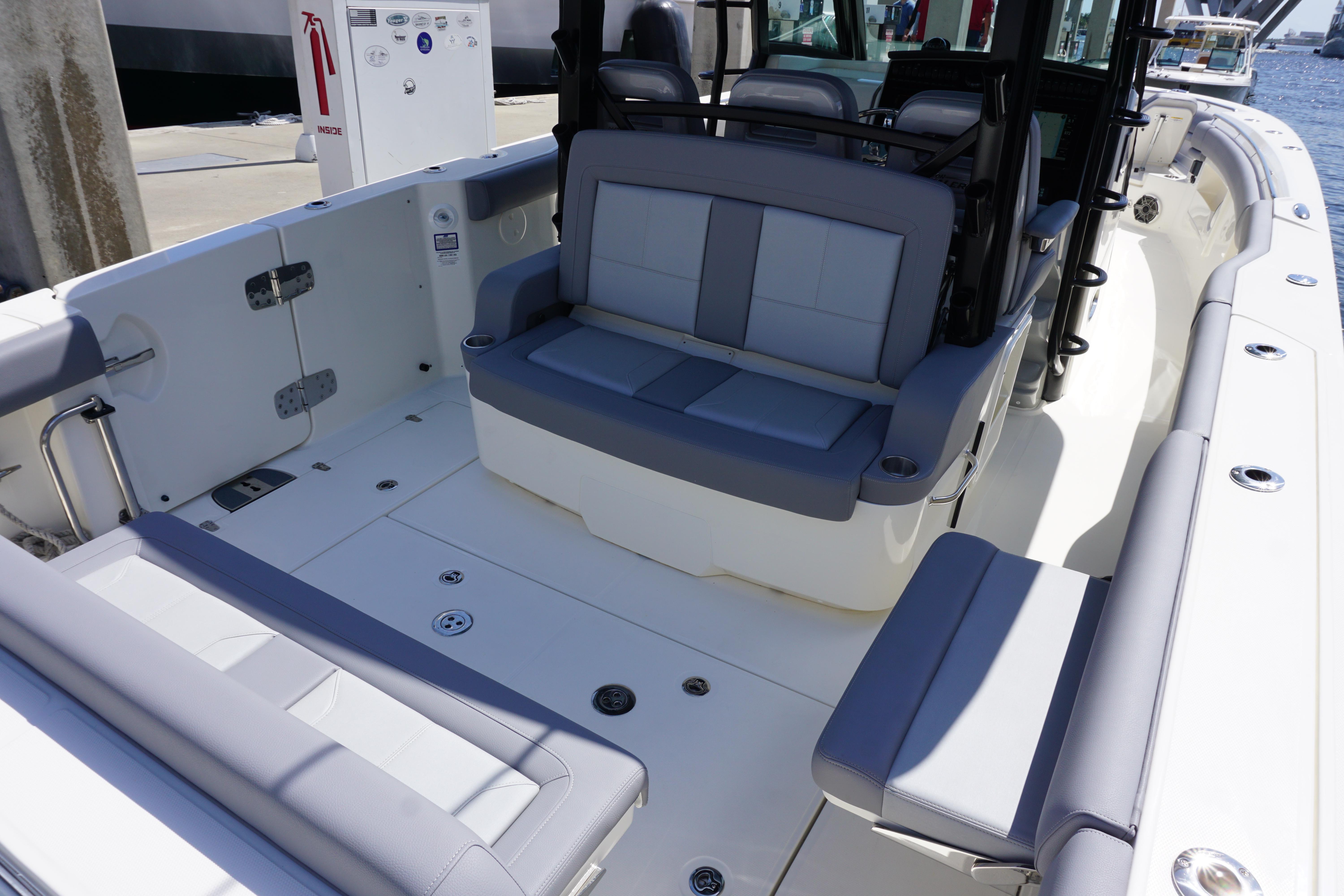 2024 Boston Whaler 380 Outrage Barcos de consola central en venta - YachtWorld