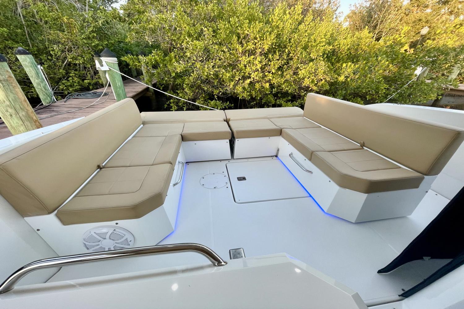 2016 Cruisers Yachts 390 EXPRESS COUPE - DIESEL Sports Cruiser for sale ...