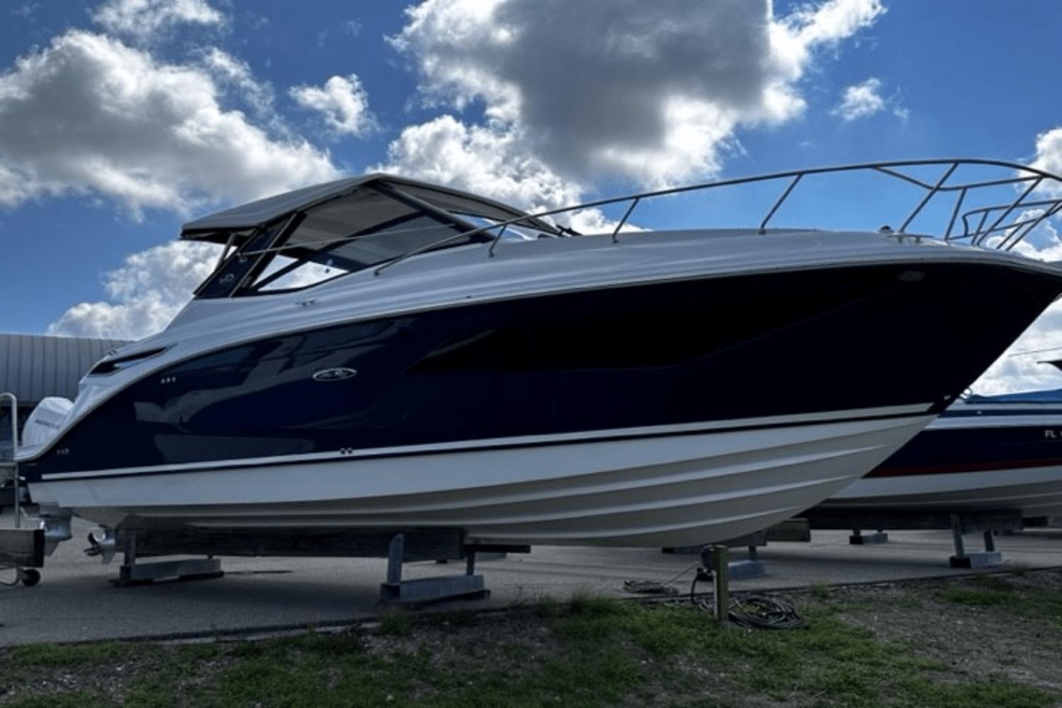 2024 Sea Ray Sundancer 320 Outboard Sports Cruiser for sale - YachtWorld