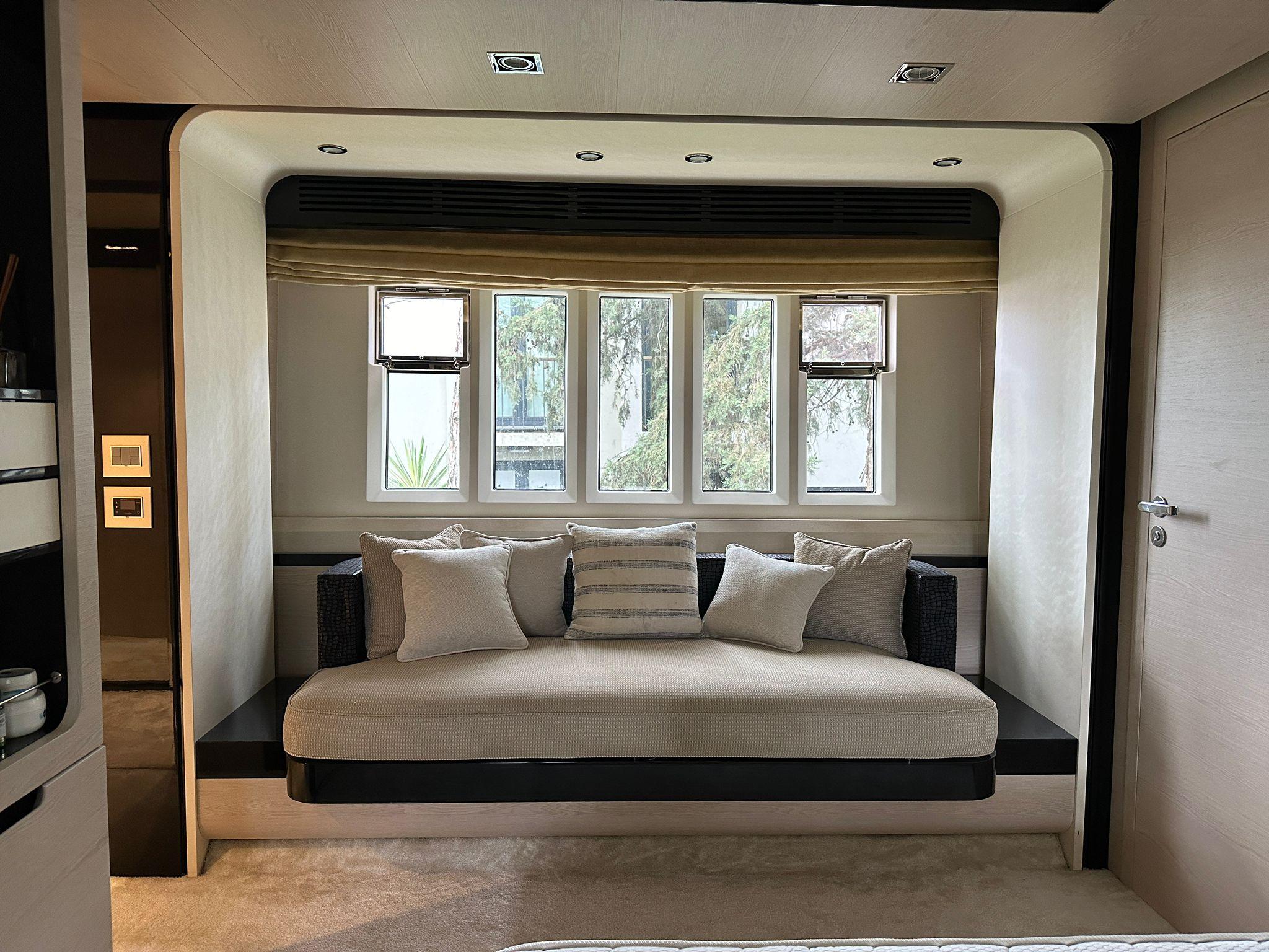 2018 Azimut 80 Flybridge Motor Yachts for sale - YachtWorld