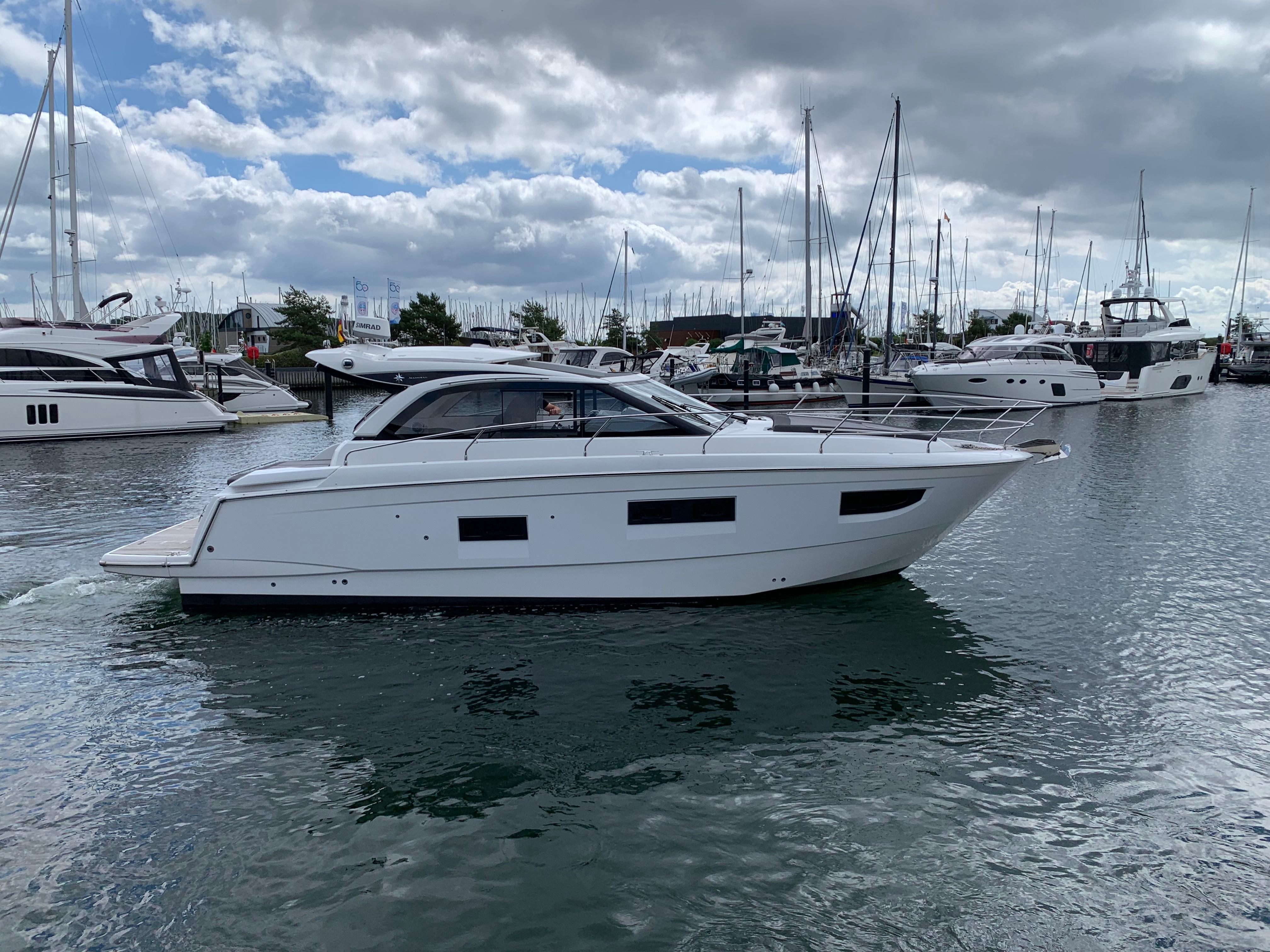 Used Jeanneau Leader 40 in Schleswig-Holstein - iNautia