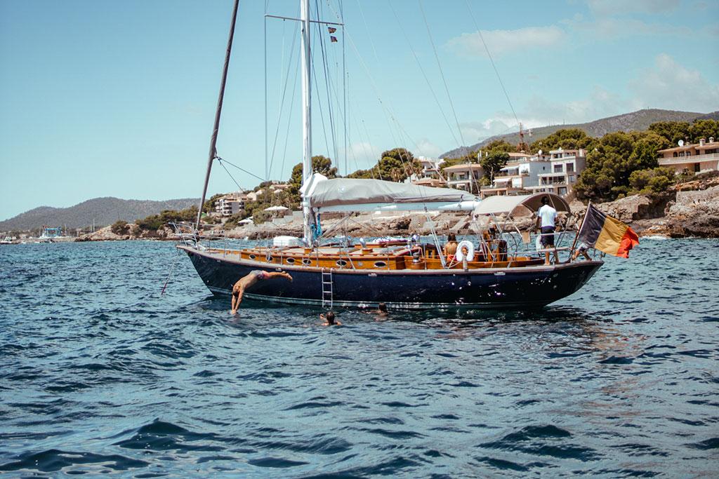 2004 Custom TM 52 Cruiser for sale - YachtWorld