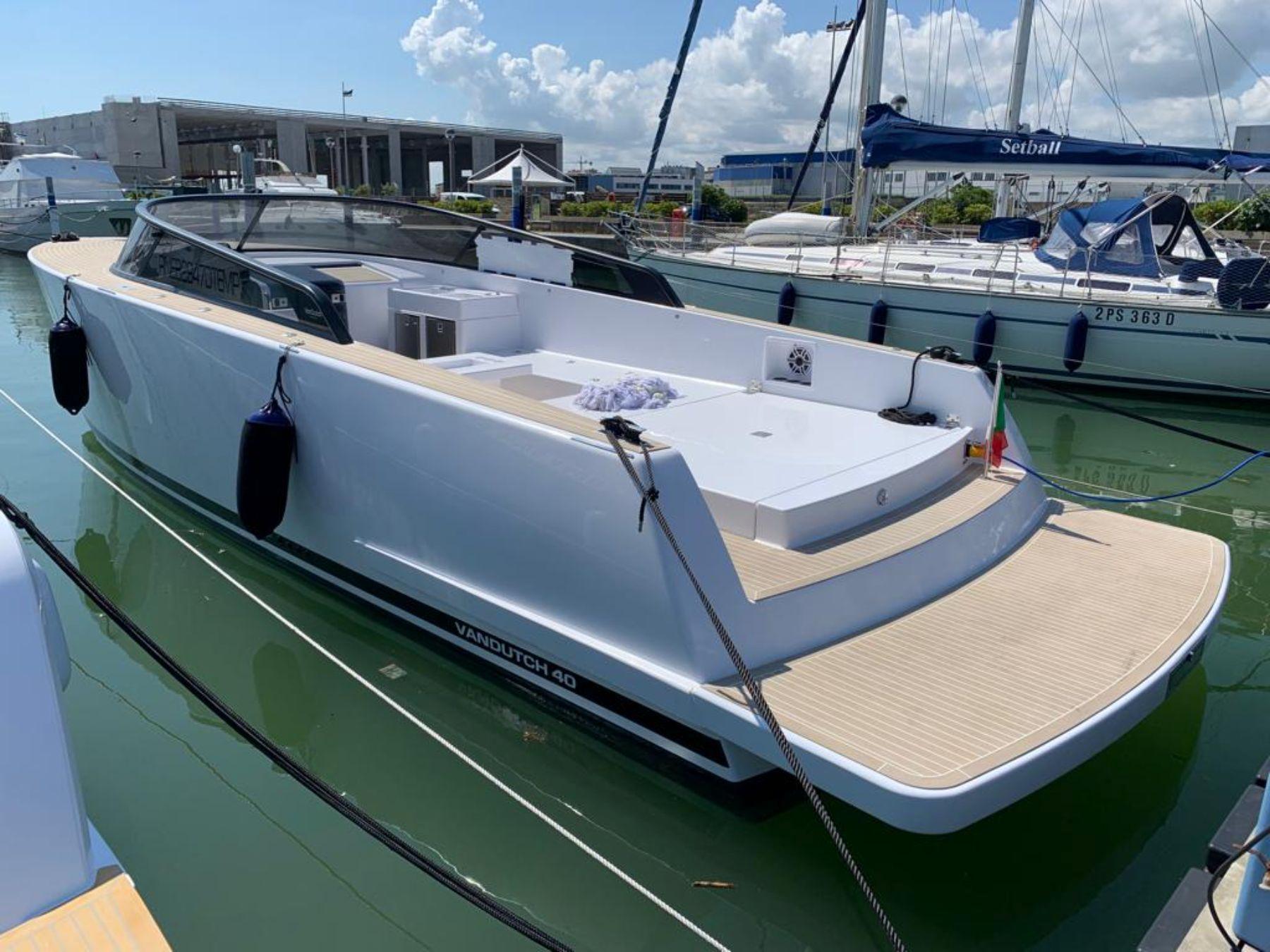 2023 VanDutch 40 Motor Yachts for sale - YachtWorld