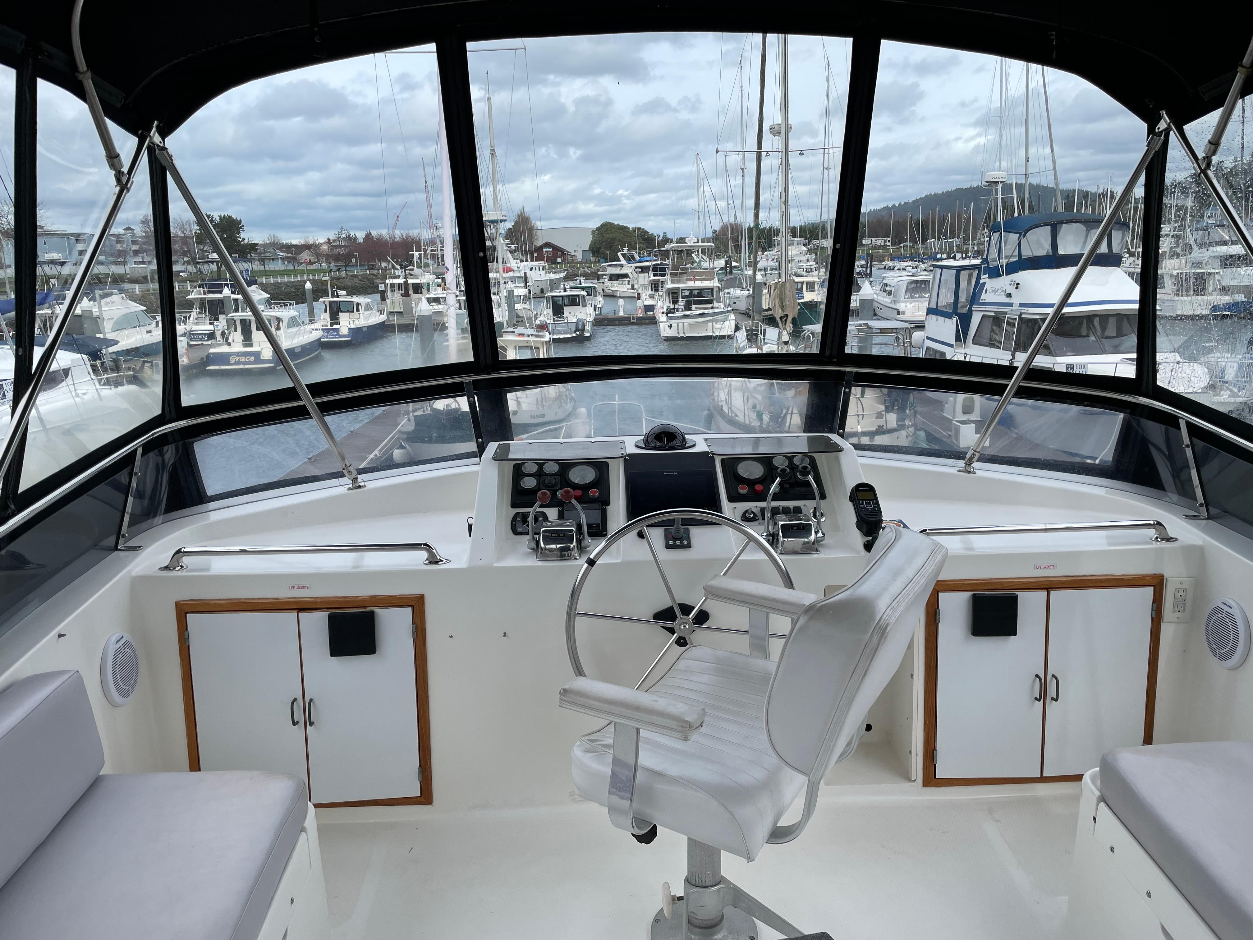 1987 Lien Hwa 47' Mark III Sundeck Aft Cabin Motor Yacht Aft Cabin for sale - YachtWorld