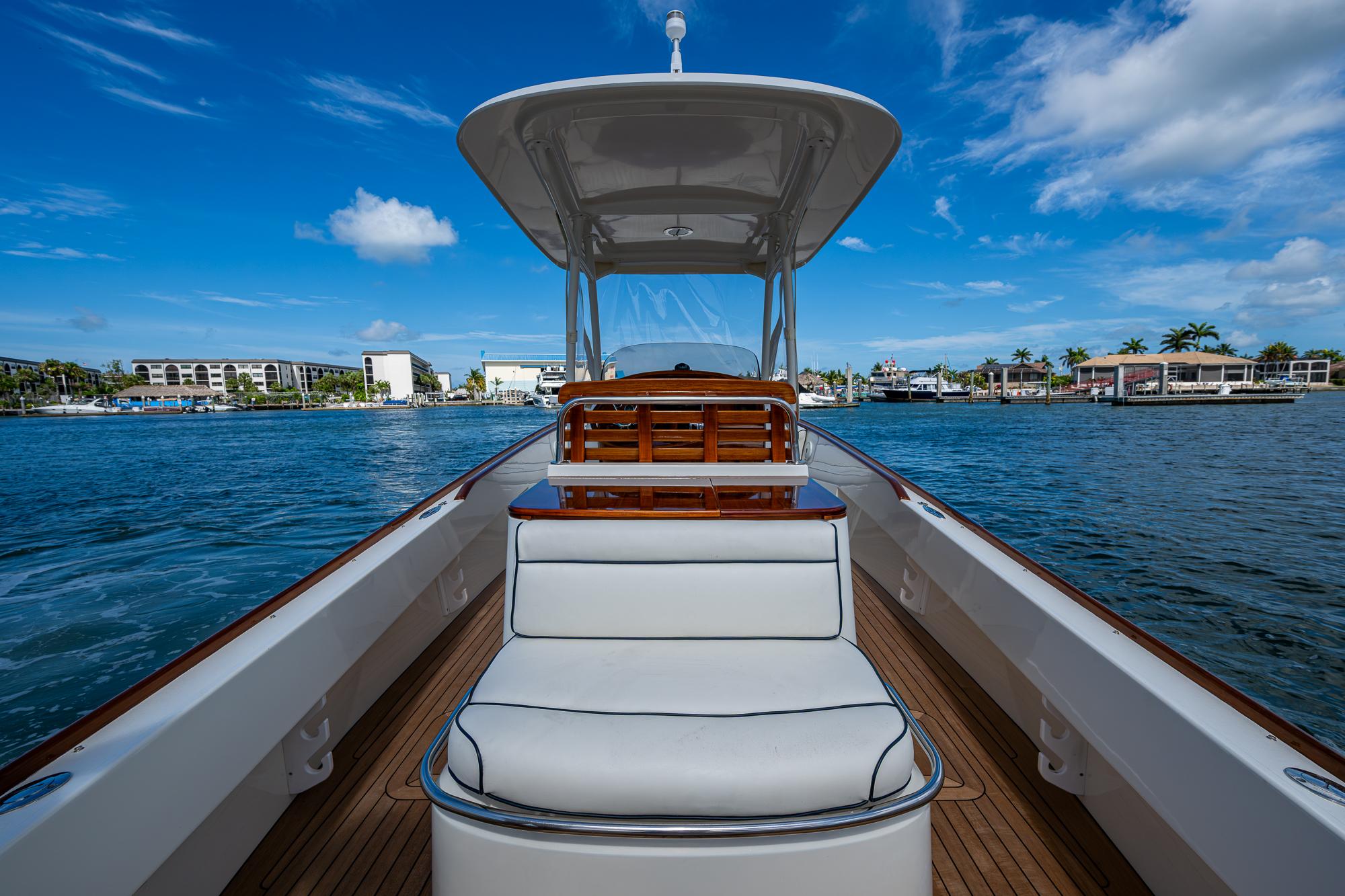 2003 Hinckley Talaria 29C Express Cruiser for sale - YachtWorld