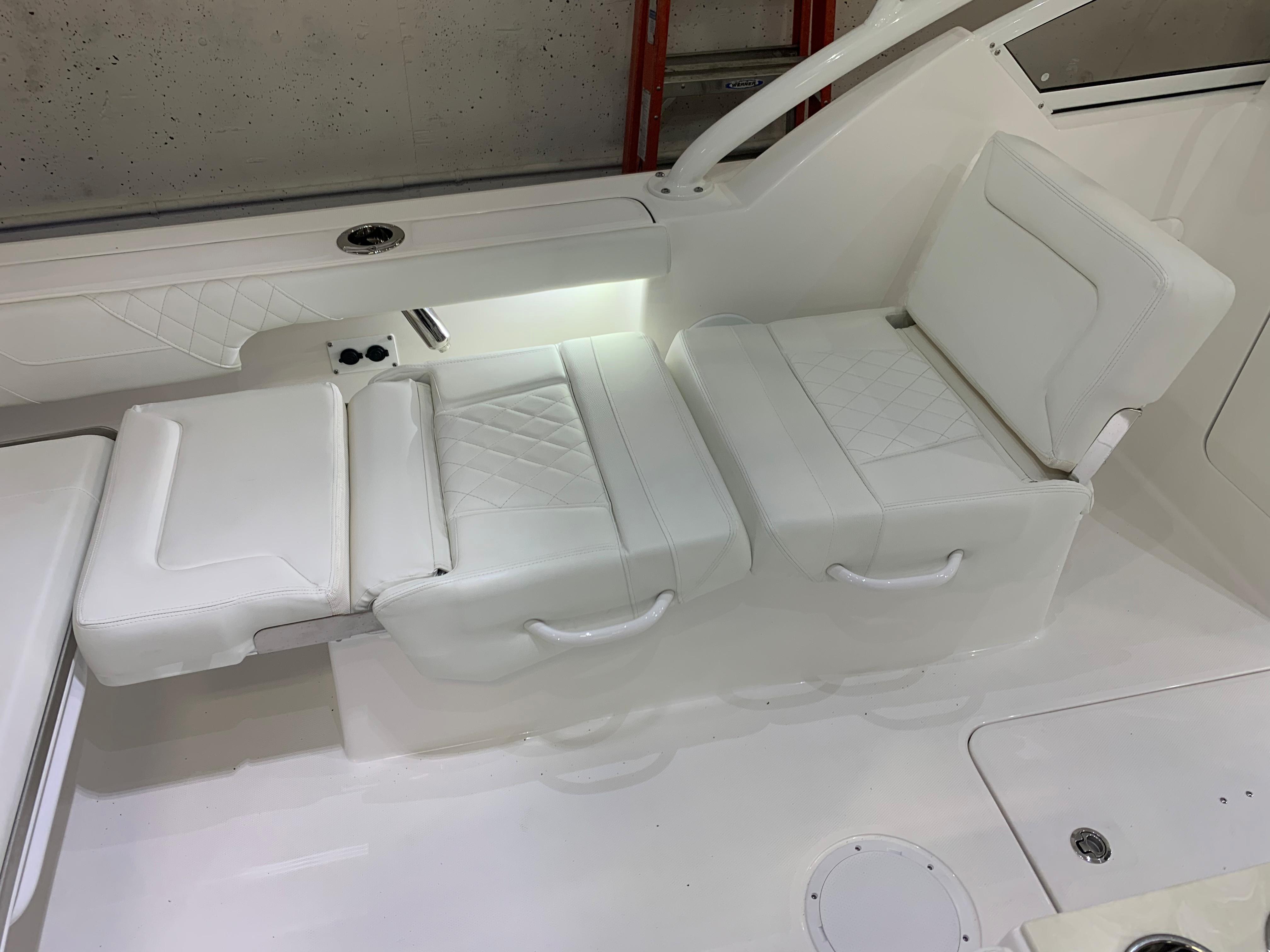 2025 Edgewater 248CX Crossover Bowrider for sale - YachtWorld