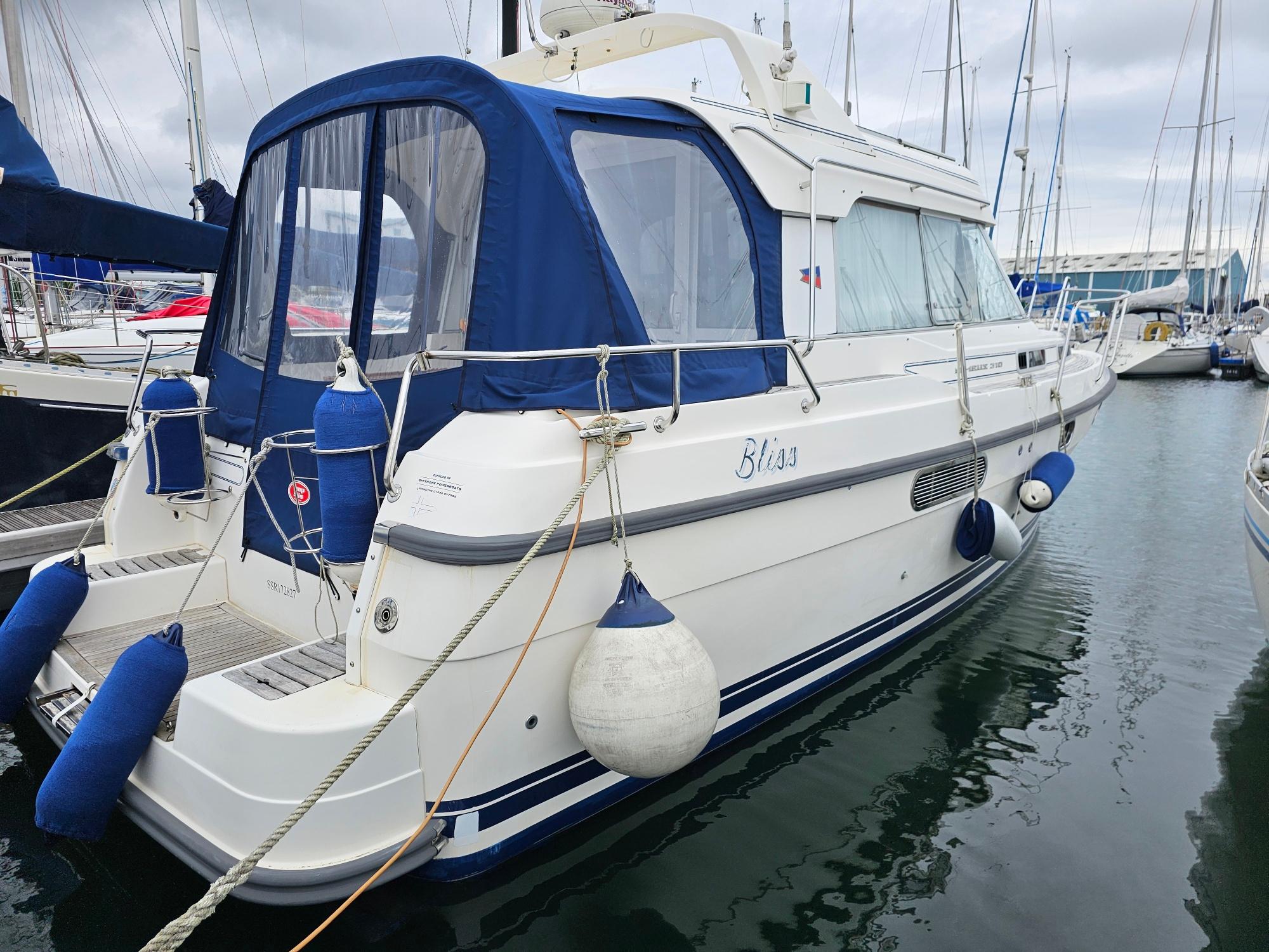 Nimbus 310 Coupe | 1998 | 9m - Dorset | Boatshop24