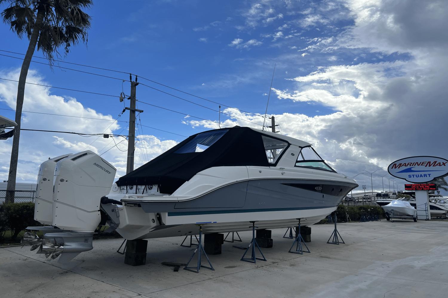 2024 Sea Ray 400 SLX Outboard Cruiser for sale - YachtWorld