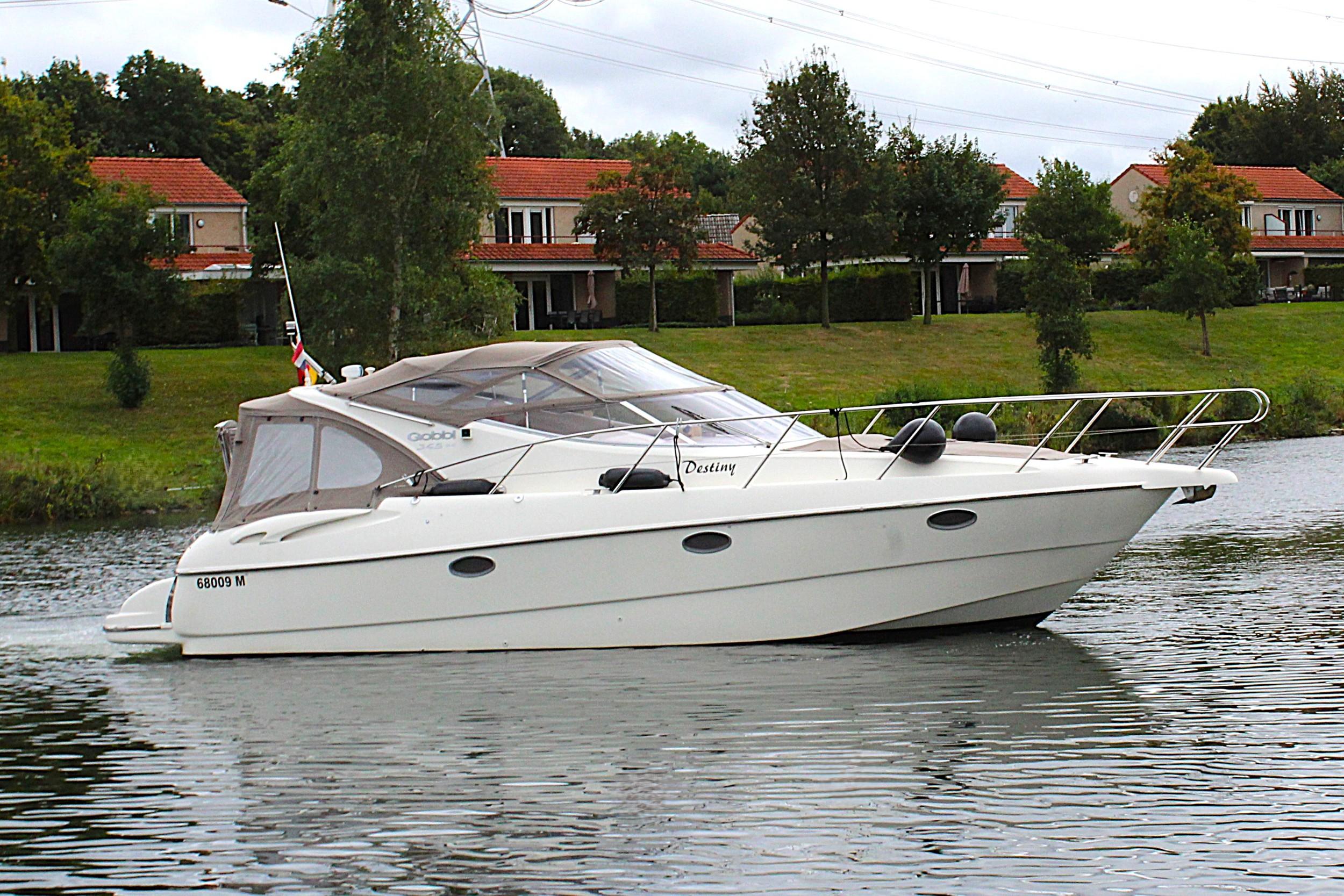 2003 Gobbi 345 SC Motor Yachts for sale - YachtWorld